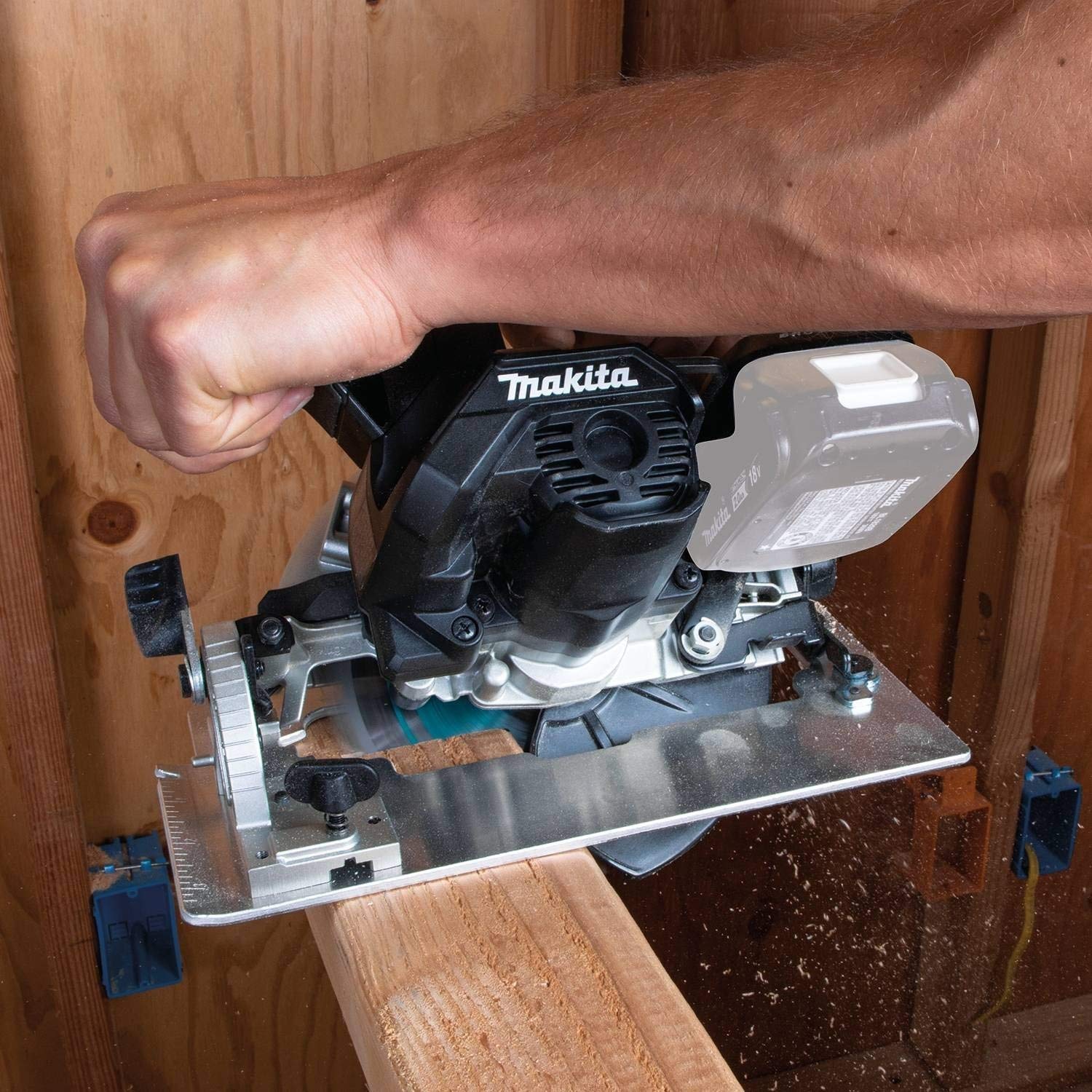 Makita XSH04ZB-R 18V LXT Li-Ion Sub-Compact Brushless Cordless 6-1/2 in. Circular Saw (Tool Only) (Renewed)
