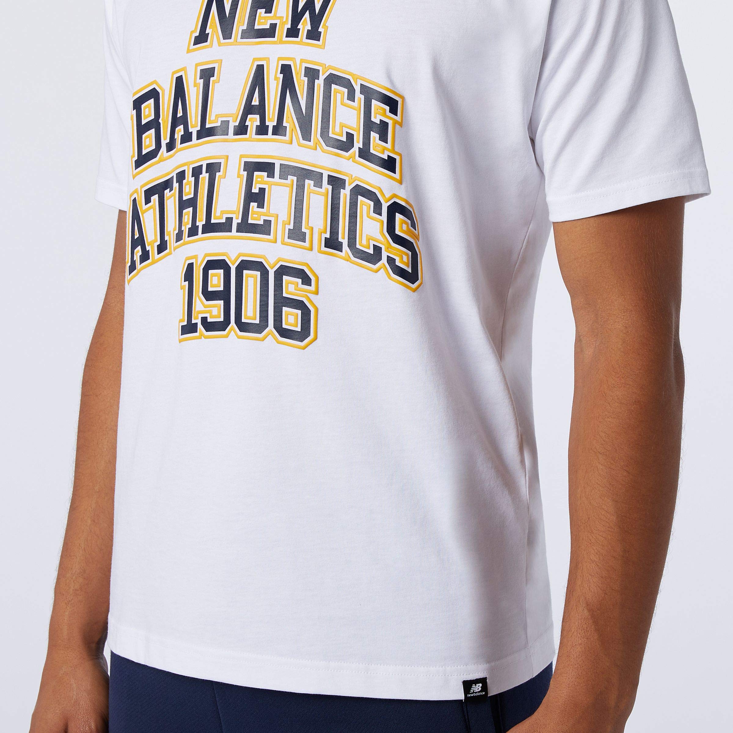 New Balance Men's NB Athletics Varsity Spec Short Sleeve, White, Medium
