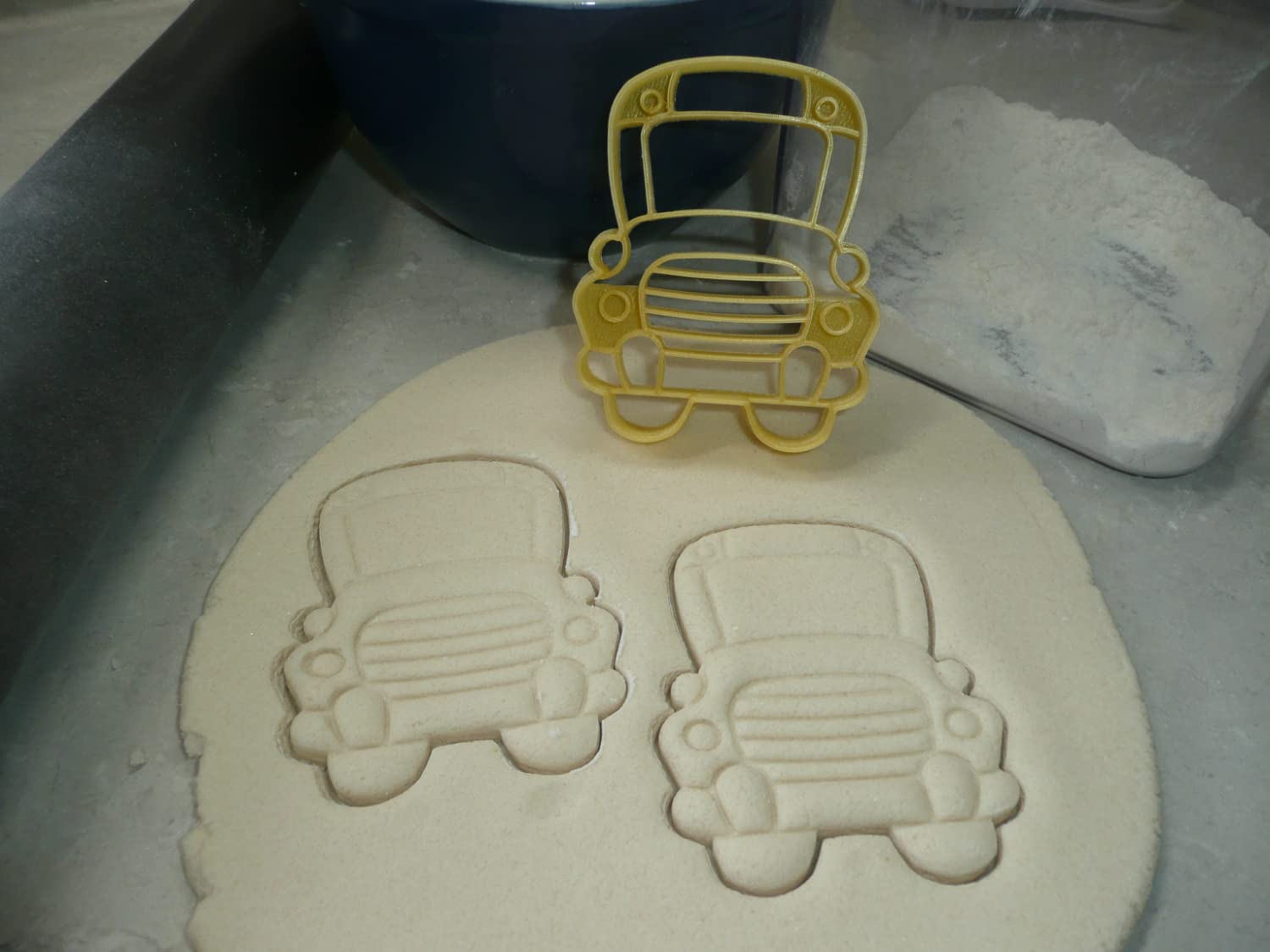 SCHOOL BUS FRONT VIEW CARTOON STYLE DETAILED COOKIE CUTTER MADE IN USA PR4959