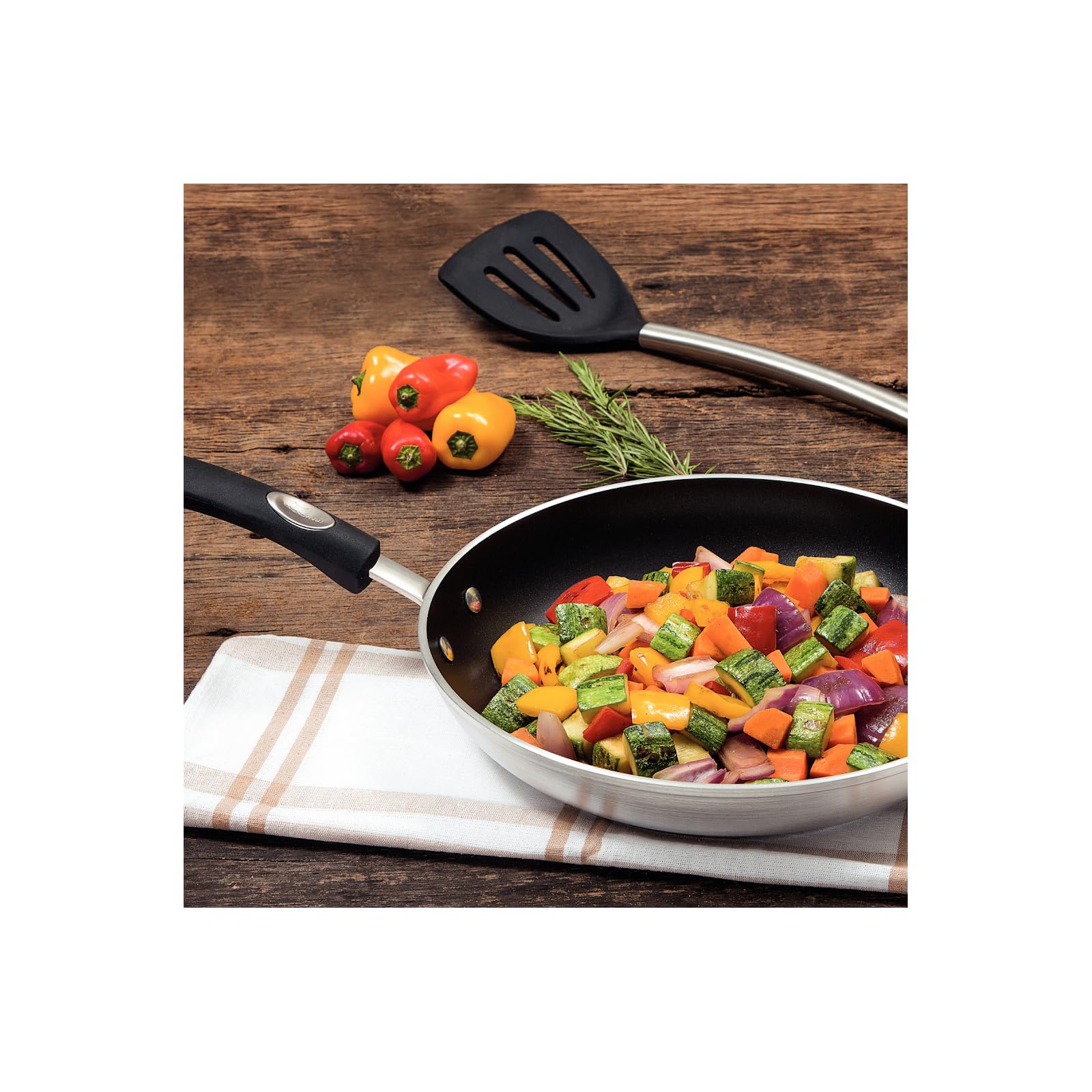 Tramontina Professional Non-Stick Frying Pan with Silicone Handle for Induction, Electric, Gas and Ceramic Glass Hobs, Aluminium Cookware, Kitchen, 28 cm, 2.4 litres, 20888028