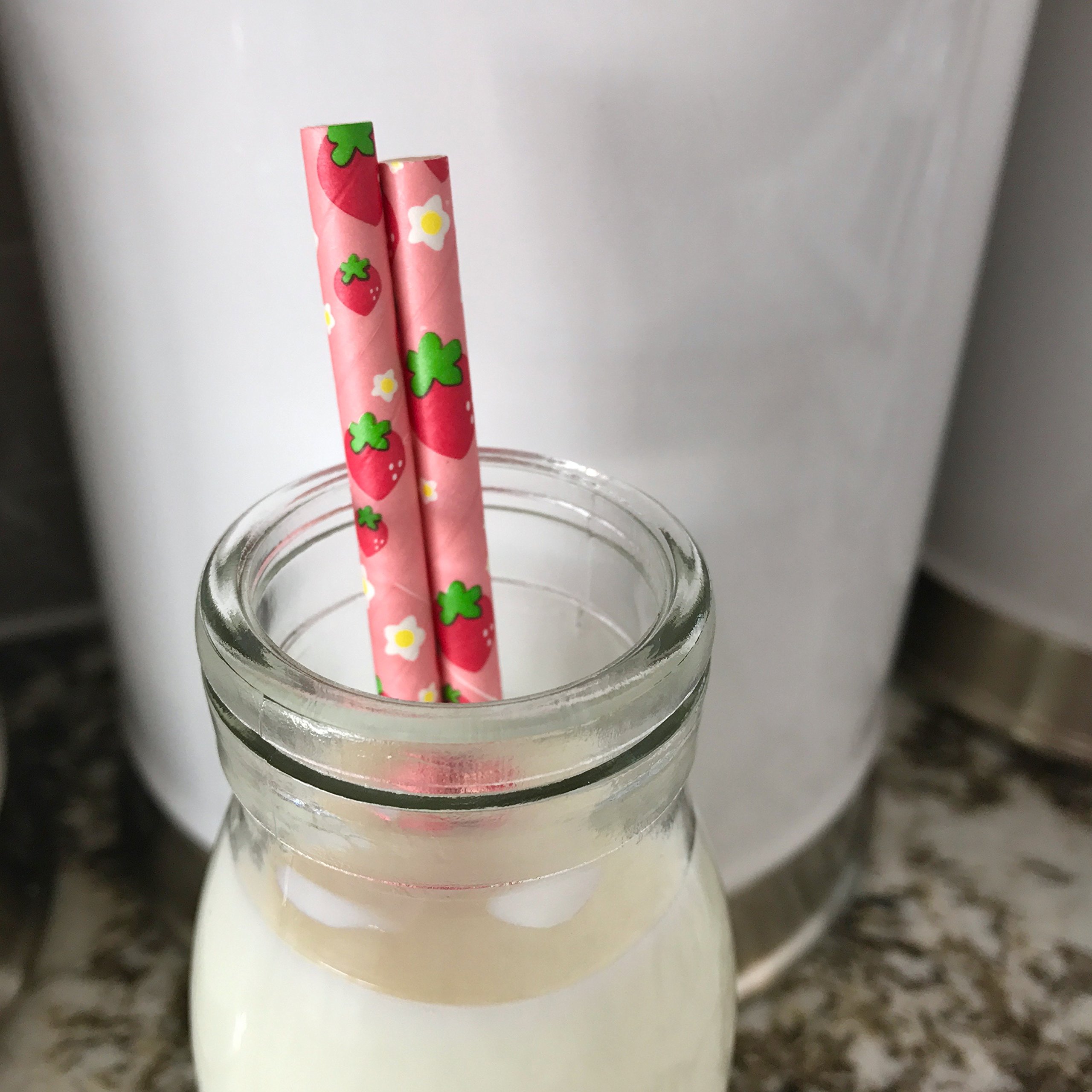 Strawberry Pattern Paper Straws - Valentine - Pink Red Green - 7.75 Inches - 100 Pack