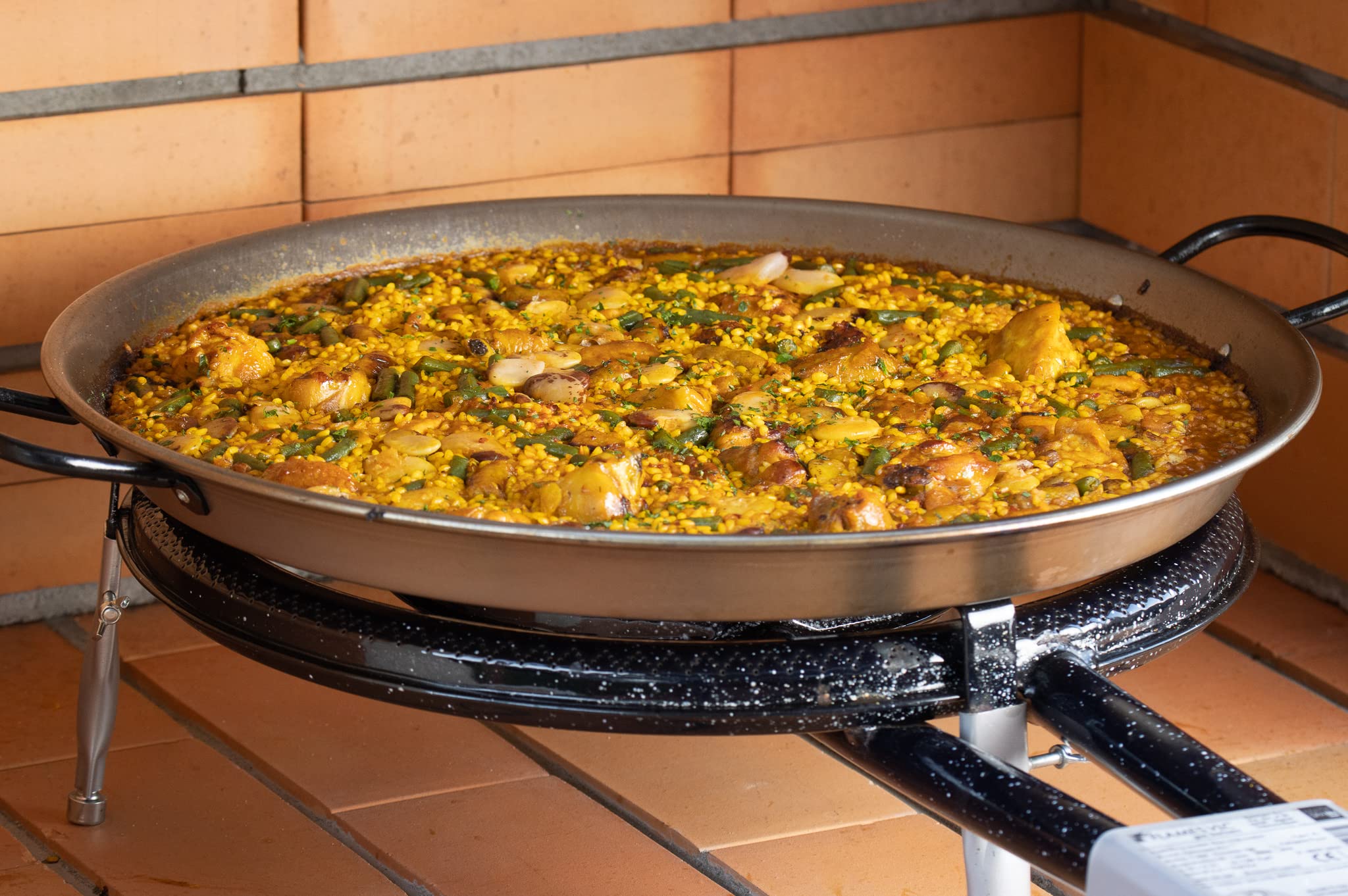 Spanish Paella Kit with Gas Burner & Polished Steel Pan - 32 inch (80 cm) up to 40 servings