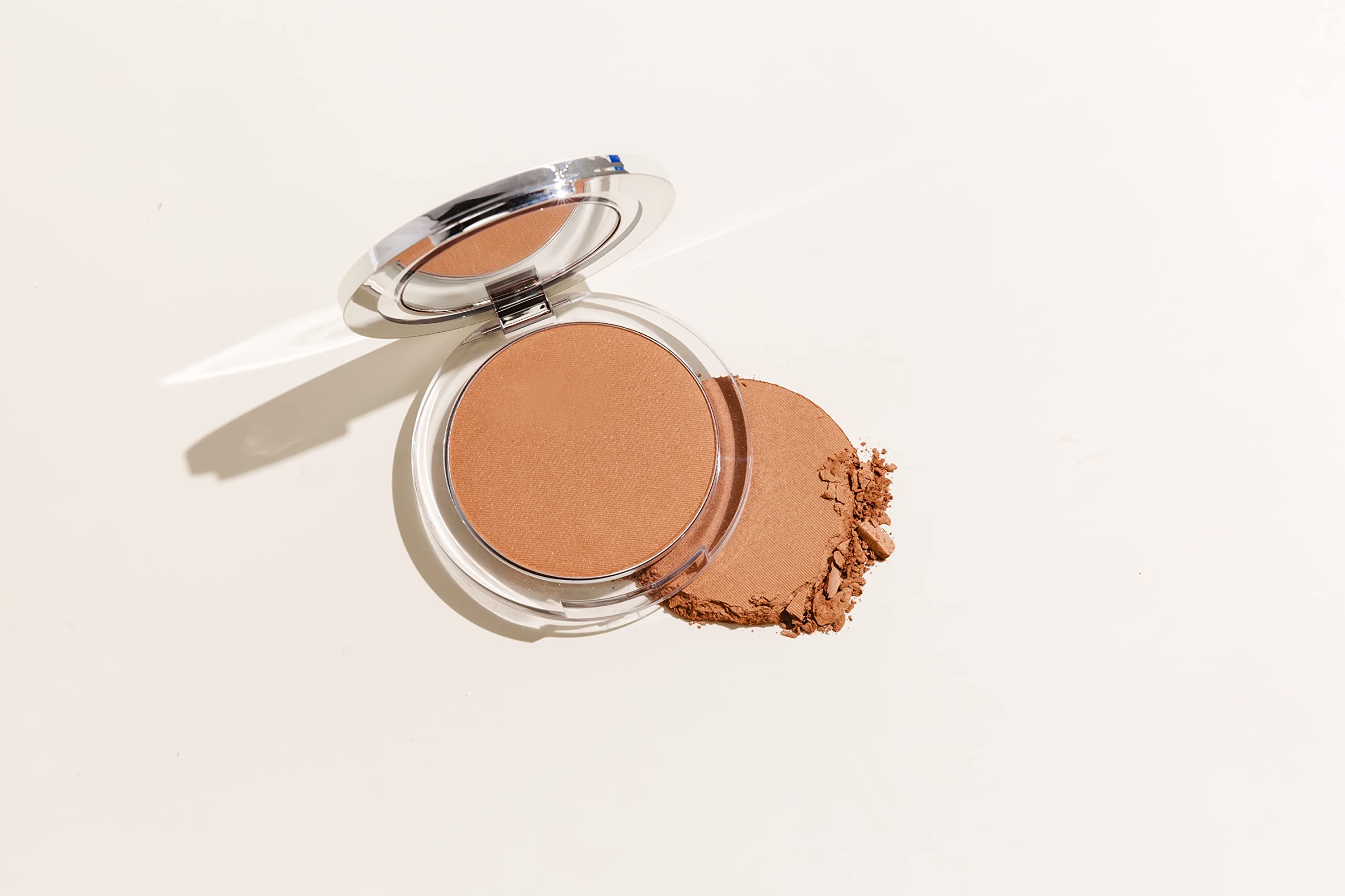 PÜR Beauty Glow Illuminating Bronzer Skin Perfecting Powder