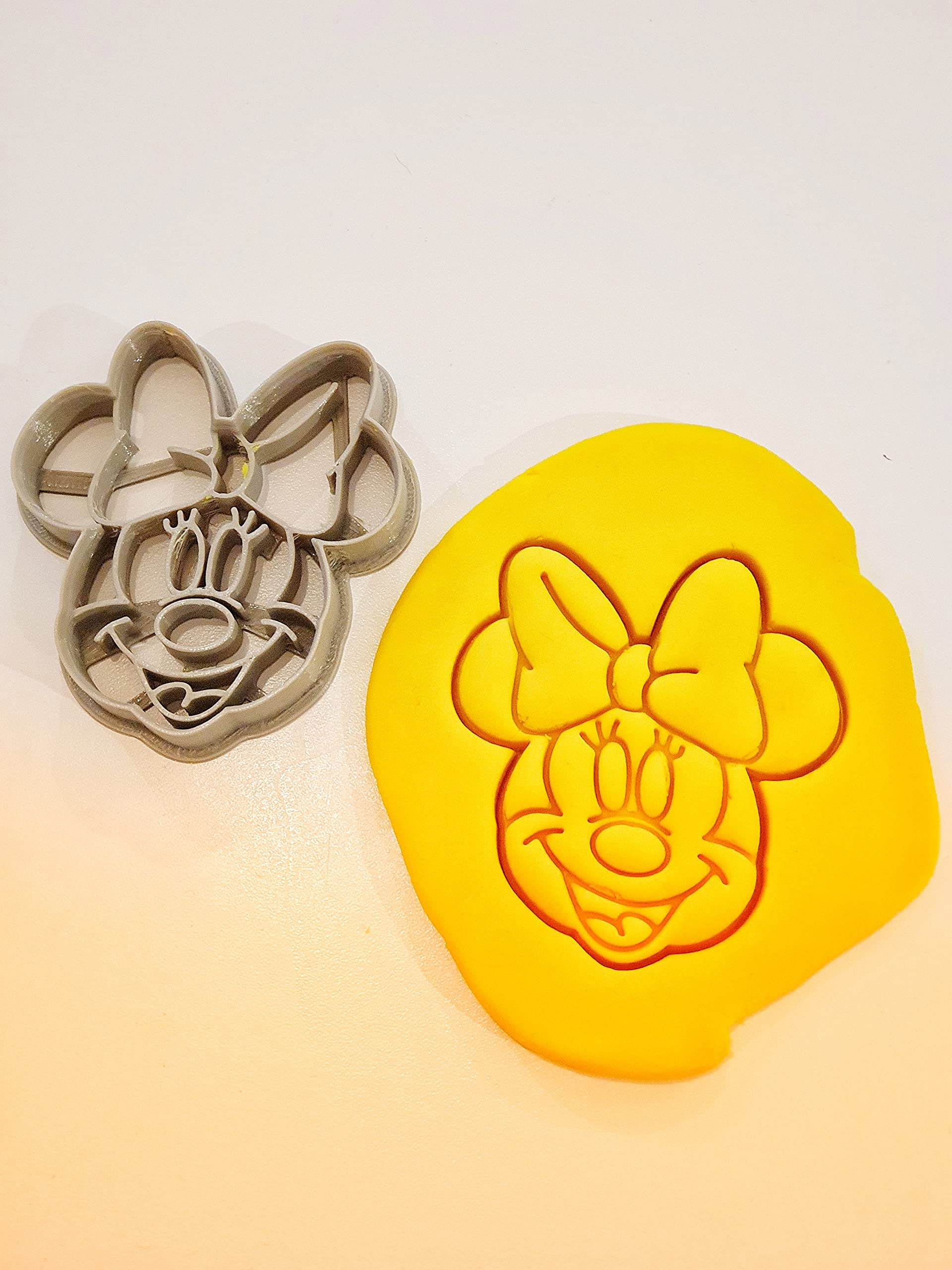 T3D Cookie Cutters Minnie Cookie Cutter, Suitable for Cakes Biscuit and Fondant Cookie Mold for Homemade Treats,3.21inch x 3.45inch x 0.55inch