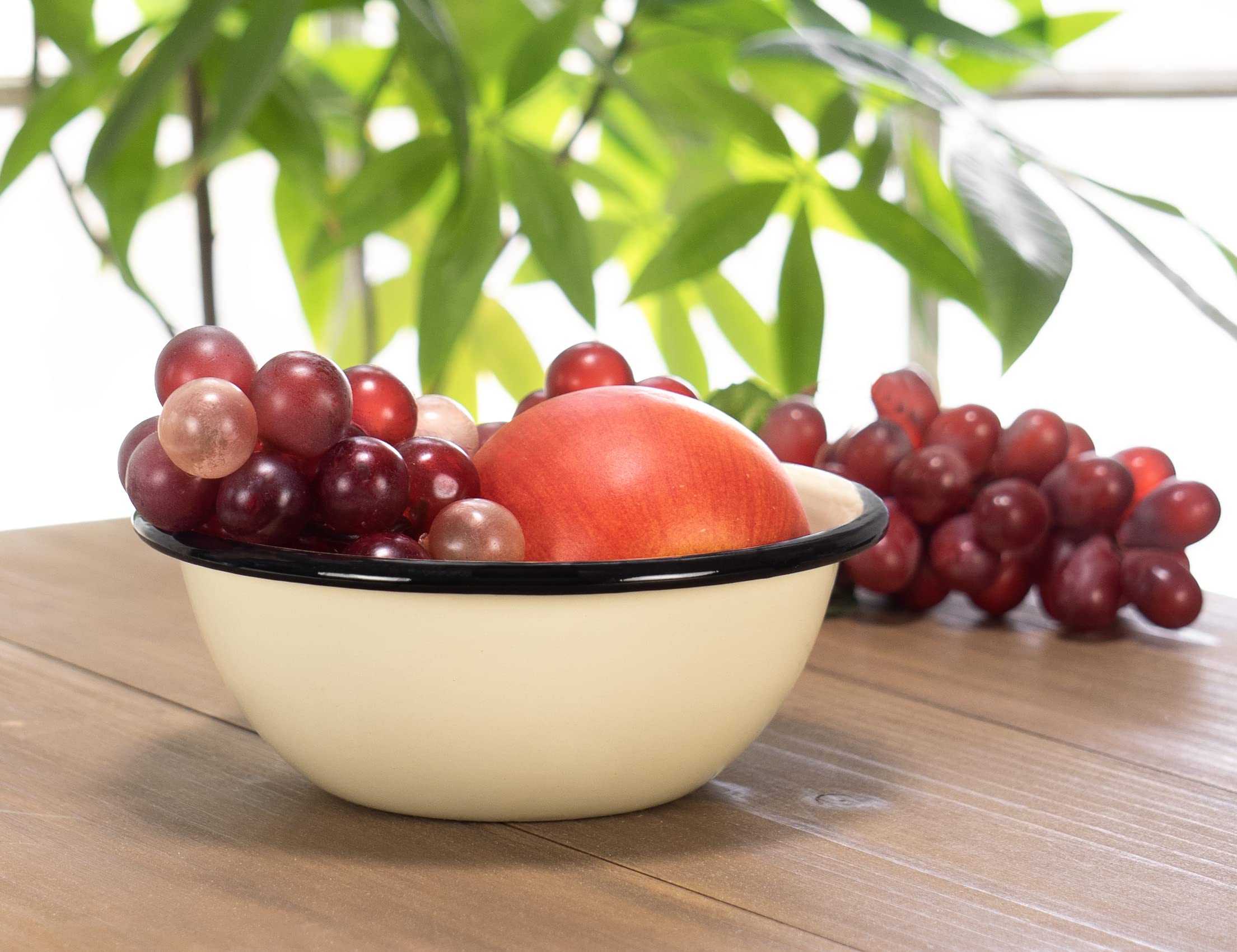 Red Co. Set of 4 Enamelware Metal Classic 20 oz Round Cereal Bowl, Distressed Cream/Black Rim