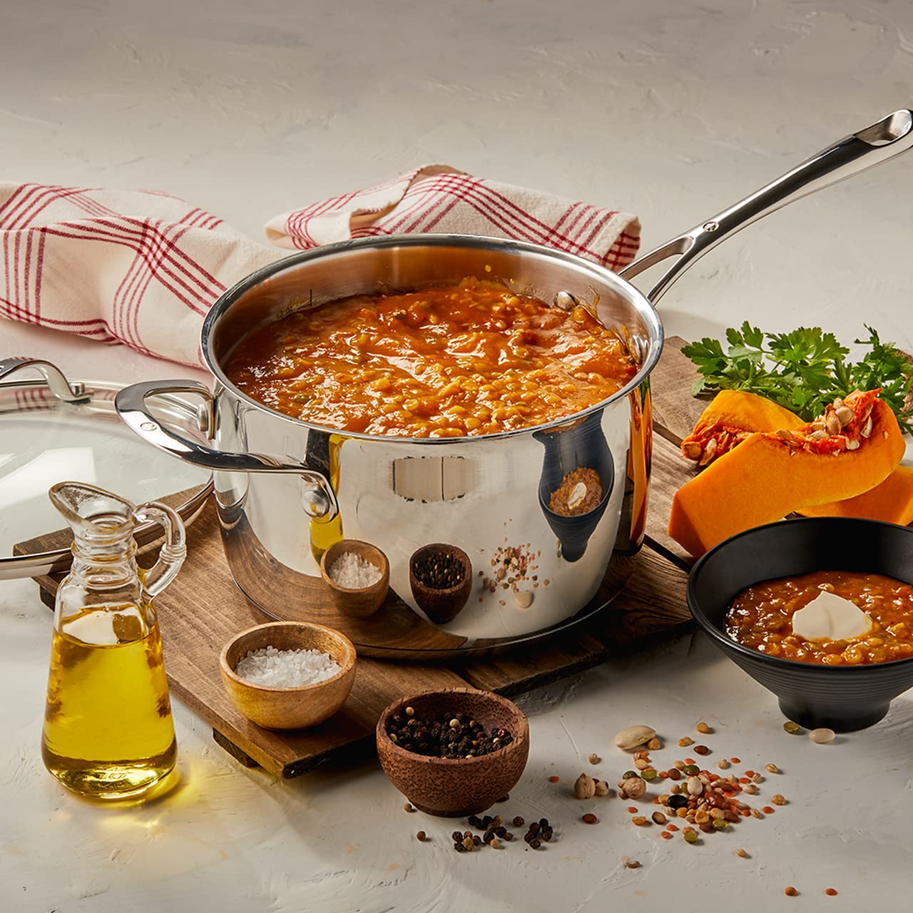 Swiss Diamond Stainless Steel 2.6 Quart Saucepan with Lid β Sauce/Cooking Pot for Induction, Gas, and Other Stoves β Oven-, Dishwasher-Safe, Mirror Finish Cookware