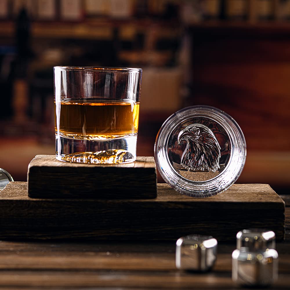 QUEEN&STONE LEAD FREE Old Fashioned Whiskey Glasses with Eagle Pattern On the Thick Weighted Bottom 10oz Set of 4 Perfect for Scotch, Bourbon Cocktails