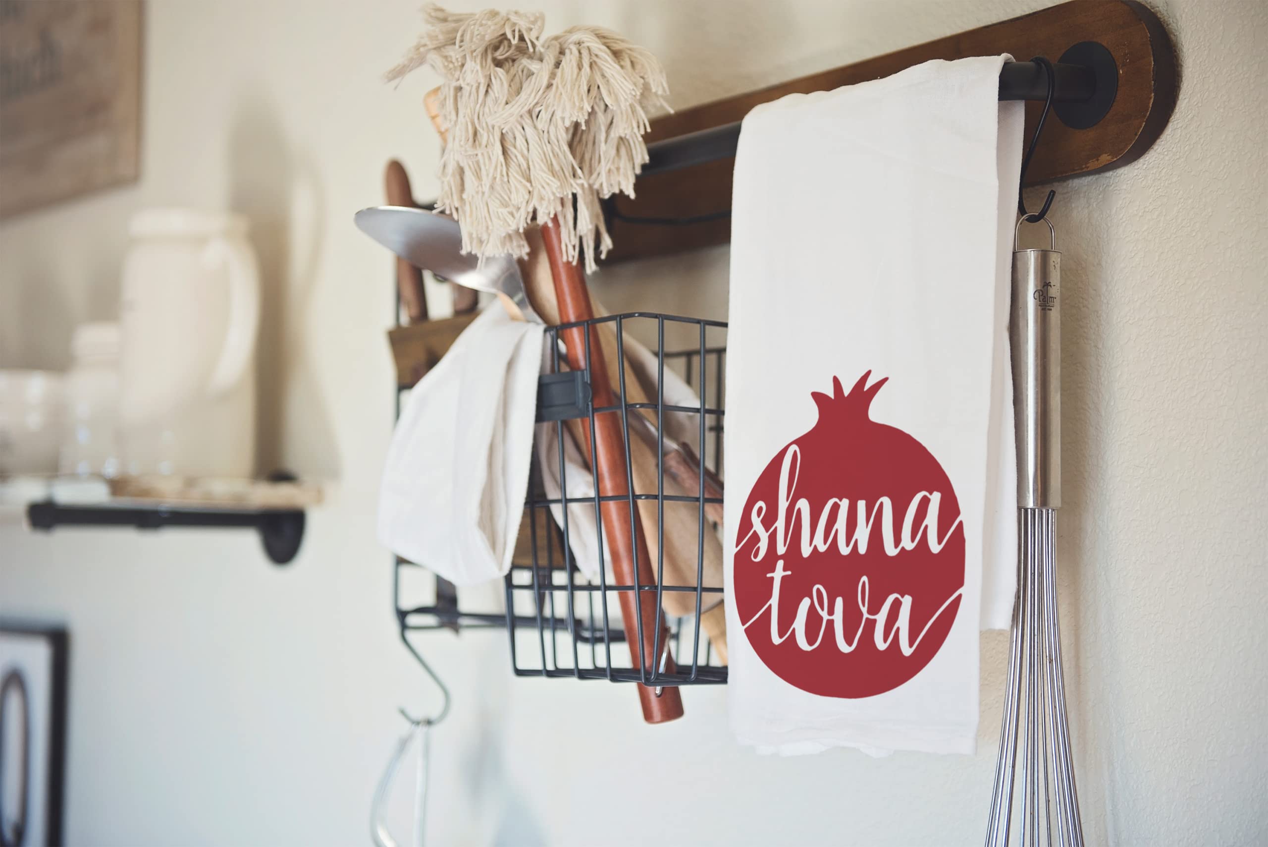 Rosh Hashanah Kitchen Towel, Pomegranate Shana Tova Challah Proofing Towel, Jewish Holiday Hostess Gift (Shana Tova)