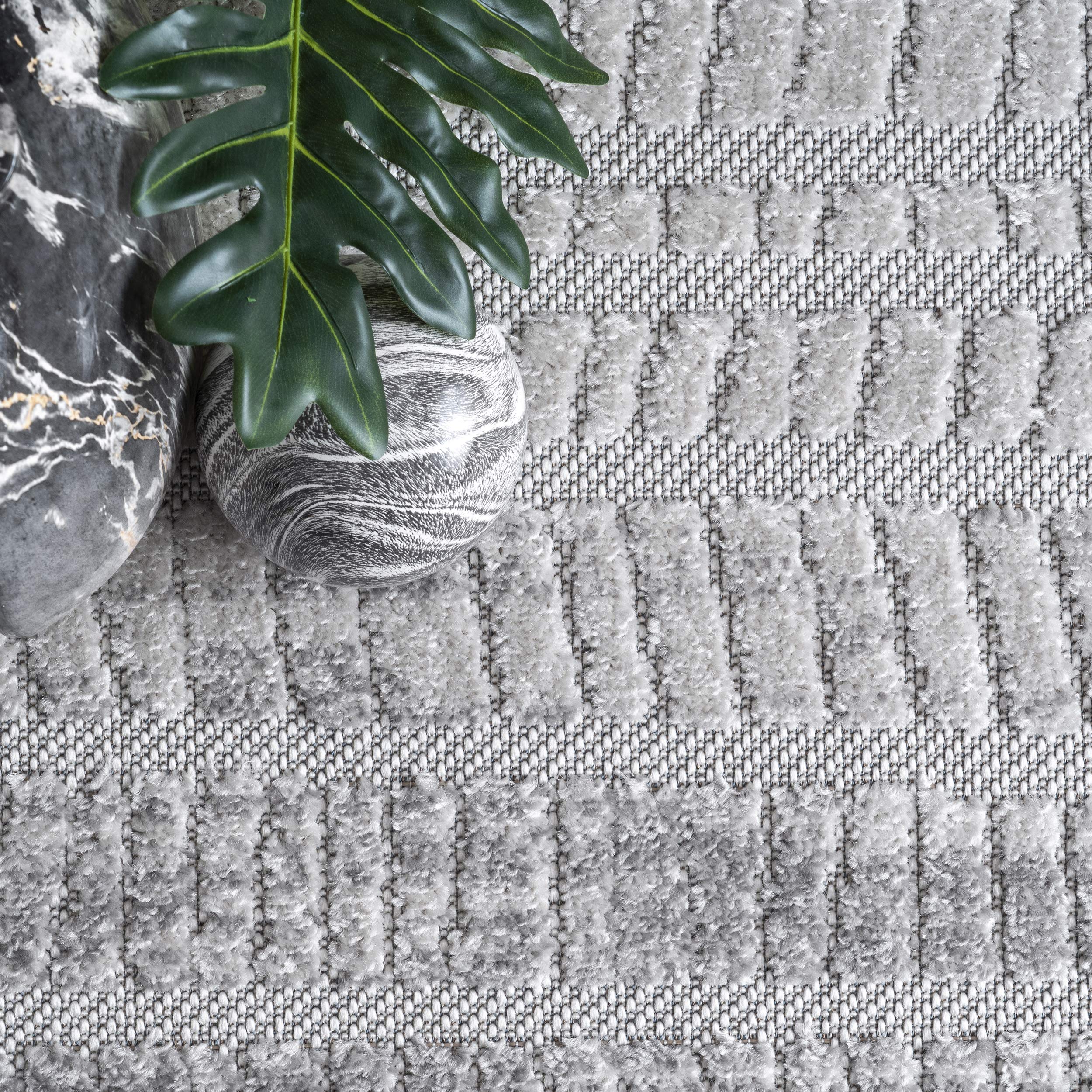 nuLOOM Danna Textured Stripe Indoor/Outdoor Area Rug, 5x8, Grey
