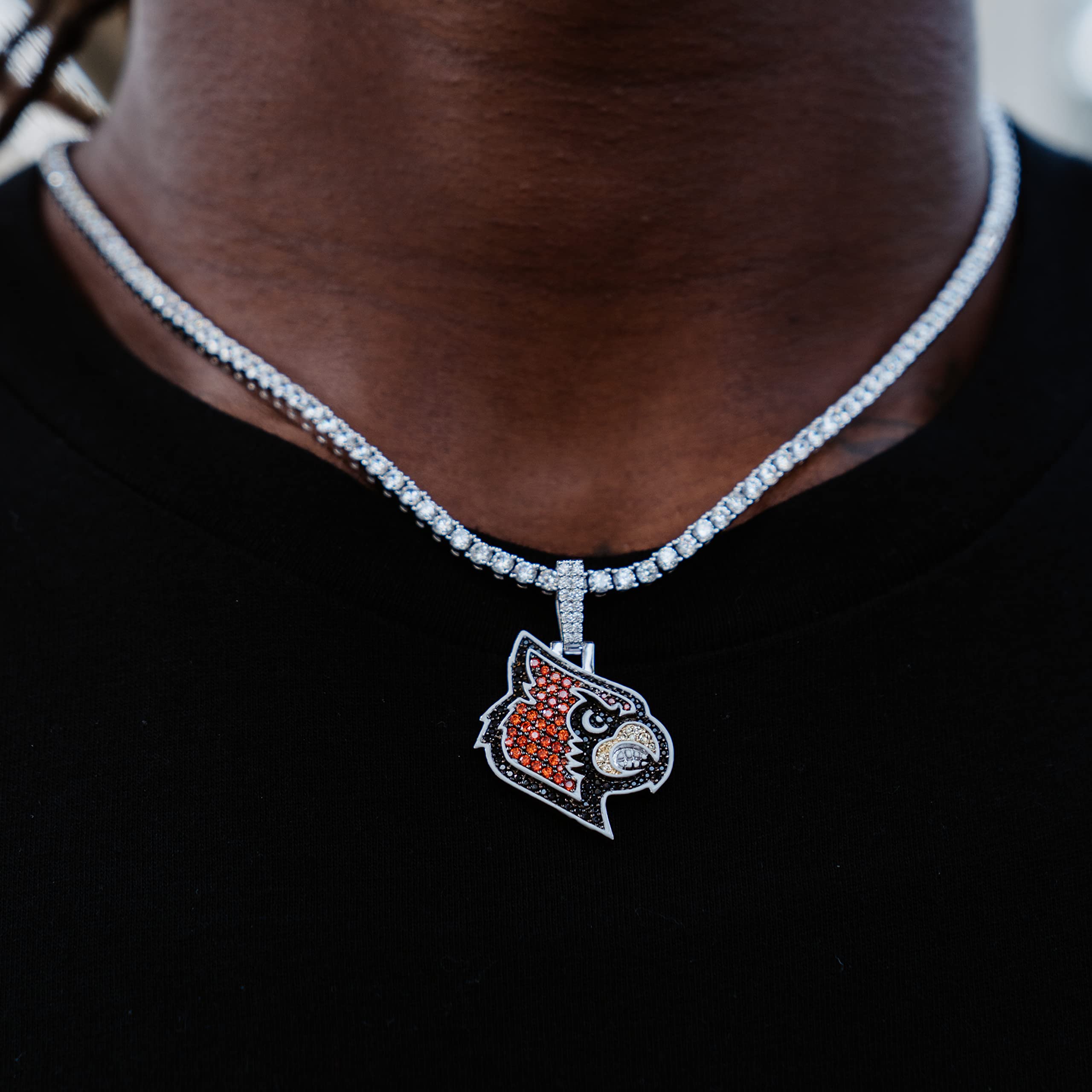 The GLD Shop [NCAA Louisville Cardinals Logo Pendant - White Gold