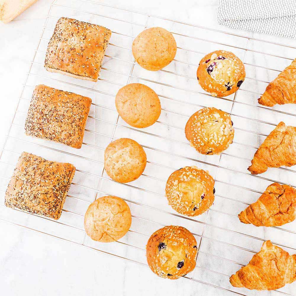 Restaurantware Met Lux Full Size Cooling Rack 1 Parallel Wires Cooking Rack - Footed Corrosion-Resistant Stainless Steel Cookie Drying Rack Durable For Pastries