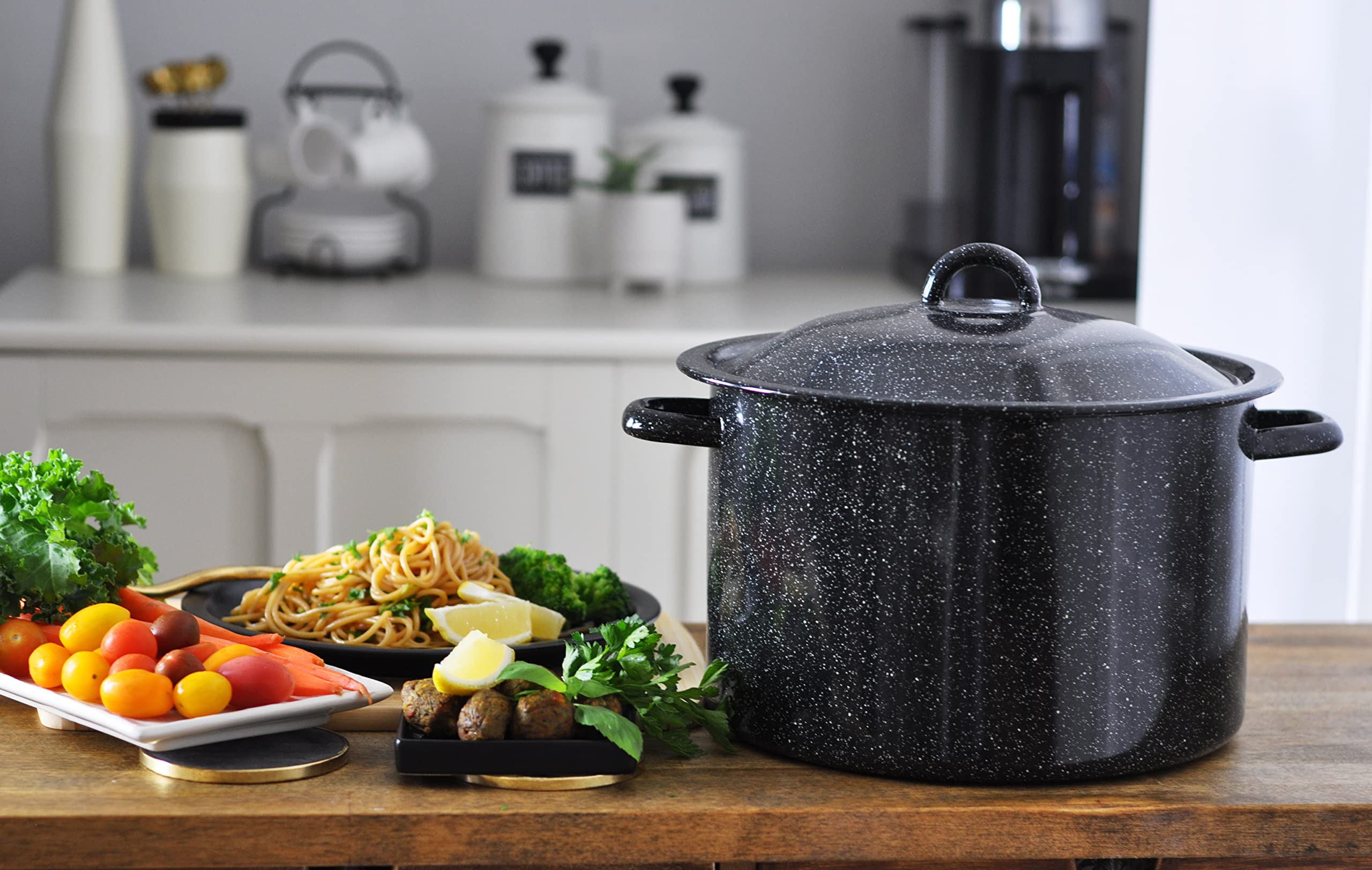 Mirro 7.75Qt Traditional Vintage Style Black Speckled Enamel Stock Pot with Lid