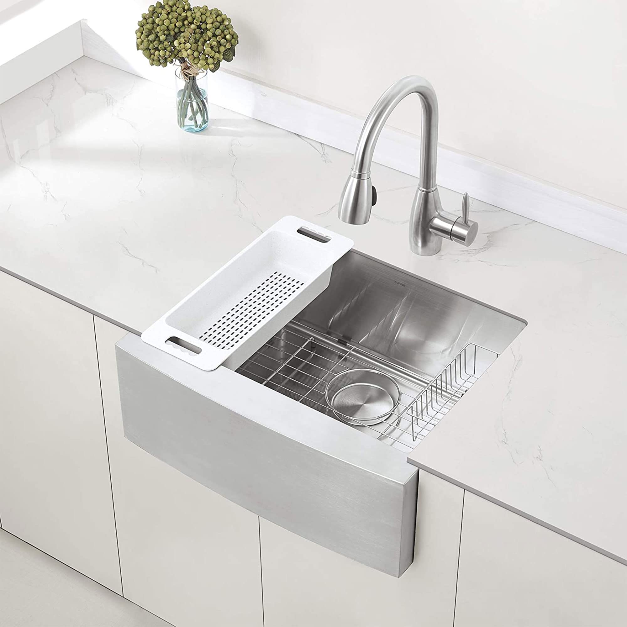 ZUHNE Stainless Steel Farmhouse Kitchen Sink (24-Inch Apron Front, 16-Gauge Small Bowl)