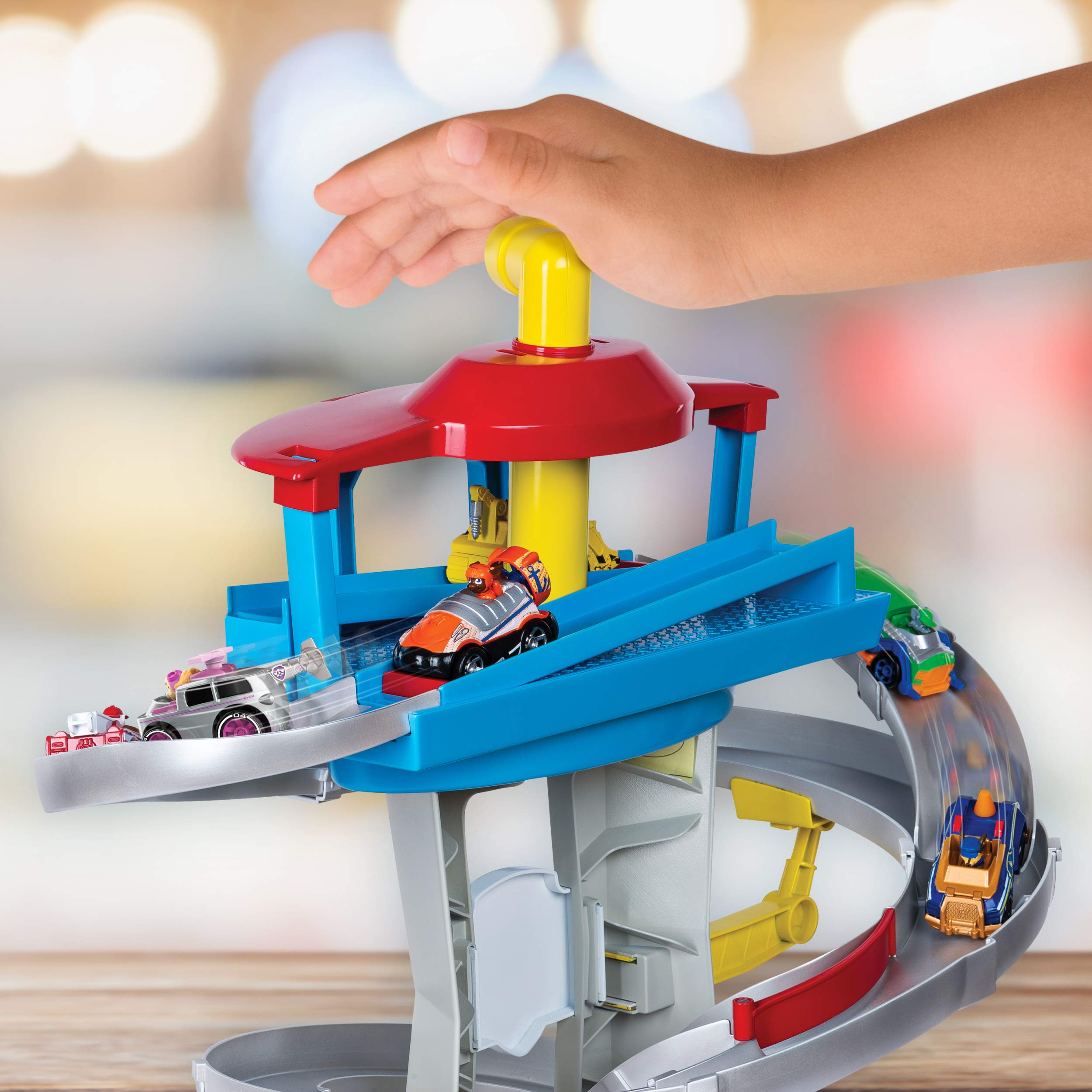Paw Patrol, True Metal Adventure Bay Rescue Way Toy Playset with 2 Exclusive Die-Cast Vehicles, 1:55 Scale