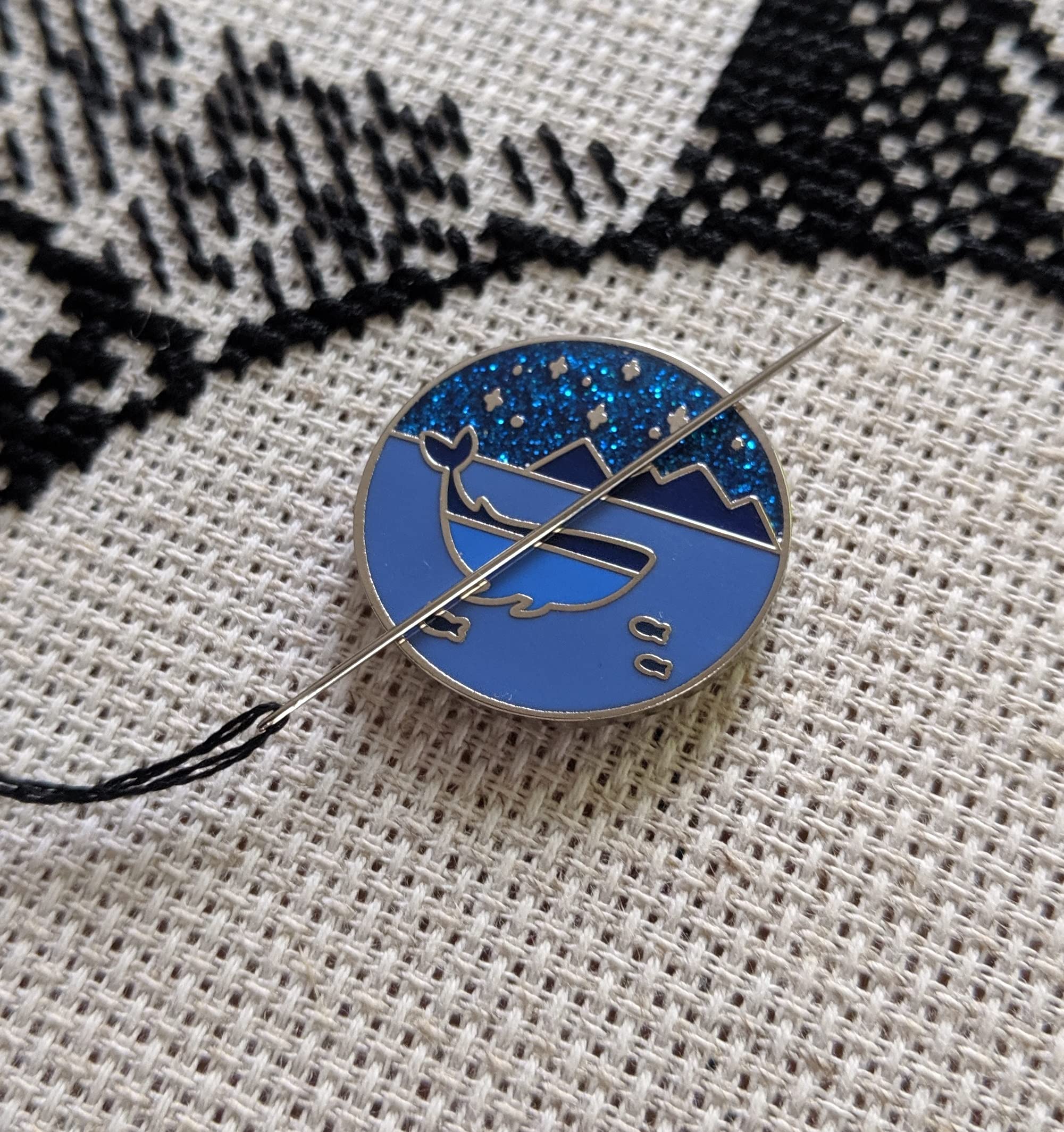 Whale Needle Minder