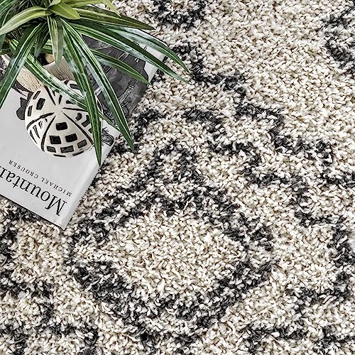 nuLOOM Lacey Moroccan Geometric Shag Area Rug, 4x6, Off-white
