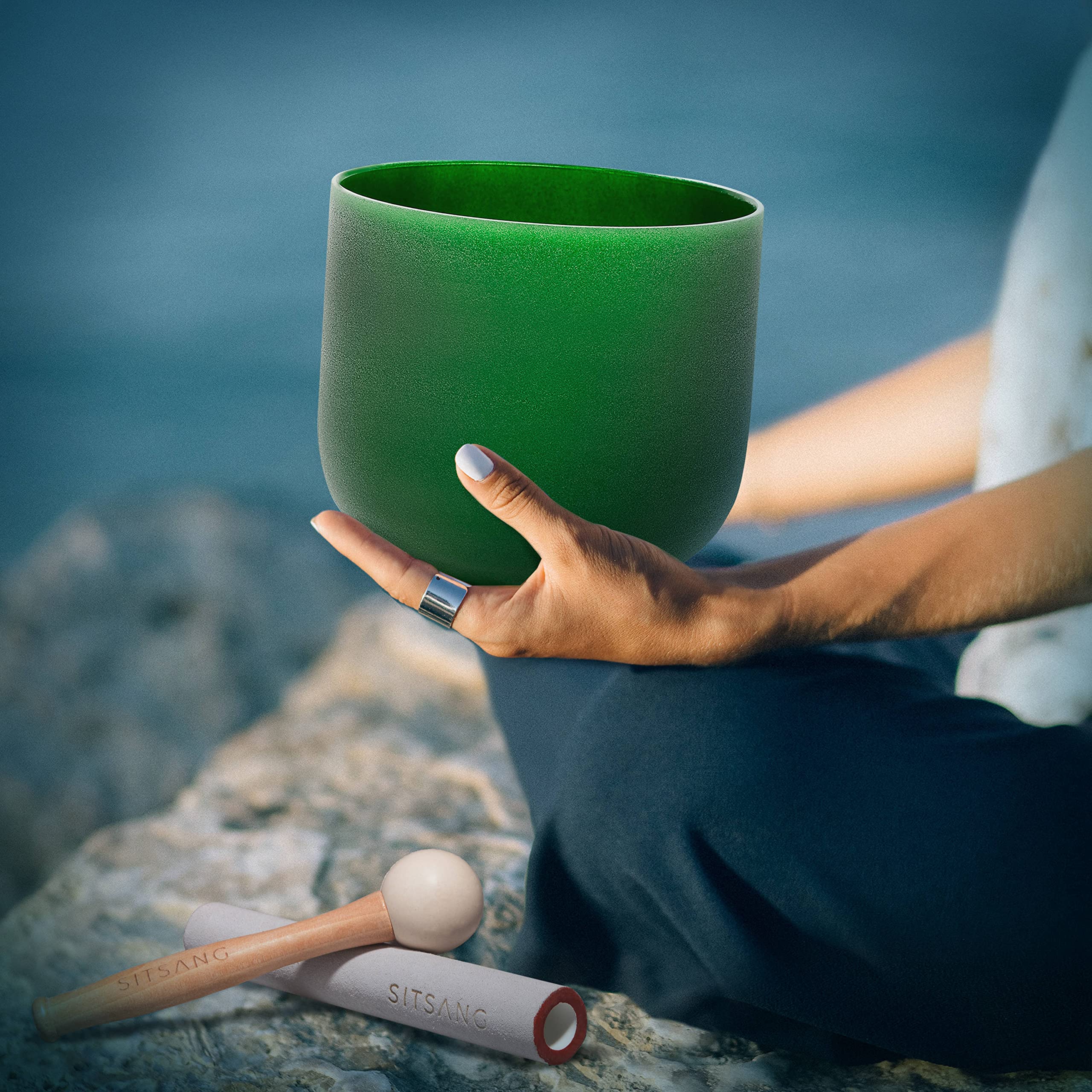 SITSANG Green F Note Crystal Singing Bowl Heart Chakra 7 inch with Sponge Padded Singing Bowl Tank and Singing Bowl Rubber Mallet and Suede Striker
