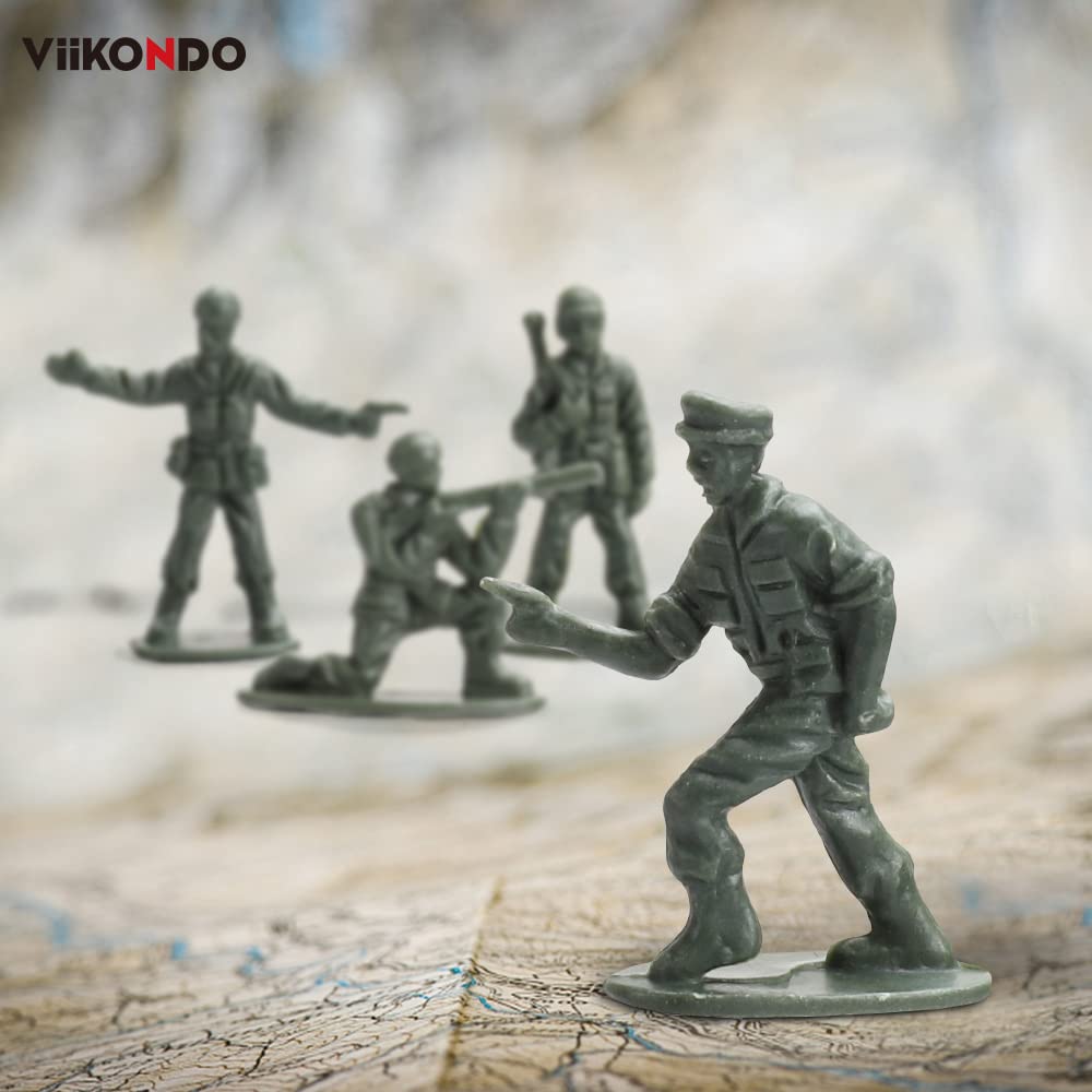 ViiKONDO 100 Pcs Army Men 1/72 Mini 2.5cm Toy Soldier Classic Green VS Tan Plastic Action Figure WWII Military Sandbox War Scene