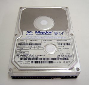 Maxtor 832400000 3.2GB 3.5 INCH IDE Hard Drive PCBA 24A UNI