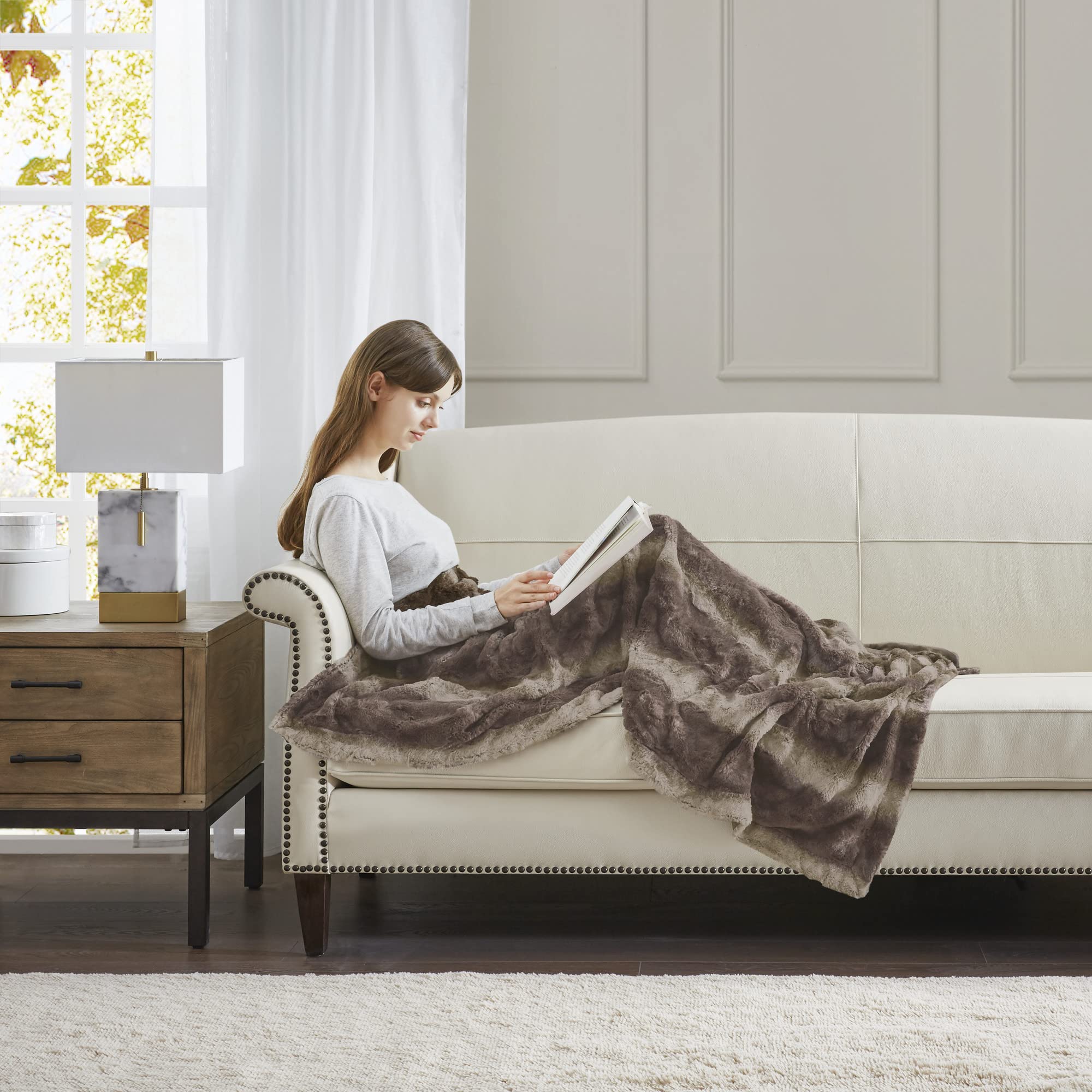 Madison Park Zuri Soft Plush Luxury Oversized Faux Fur Throw Animal Stripes Design, Faux Mink On The Reverse, Modern All Seasons Blanket for Bed, Sofa Couch, Office, Brown, 60x70"