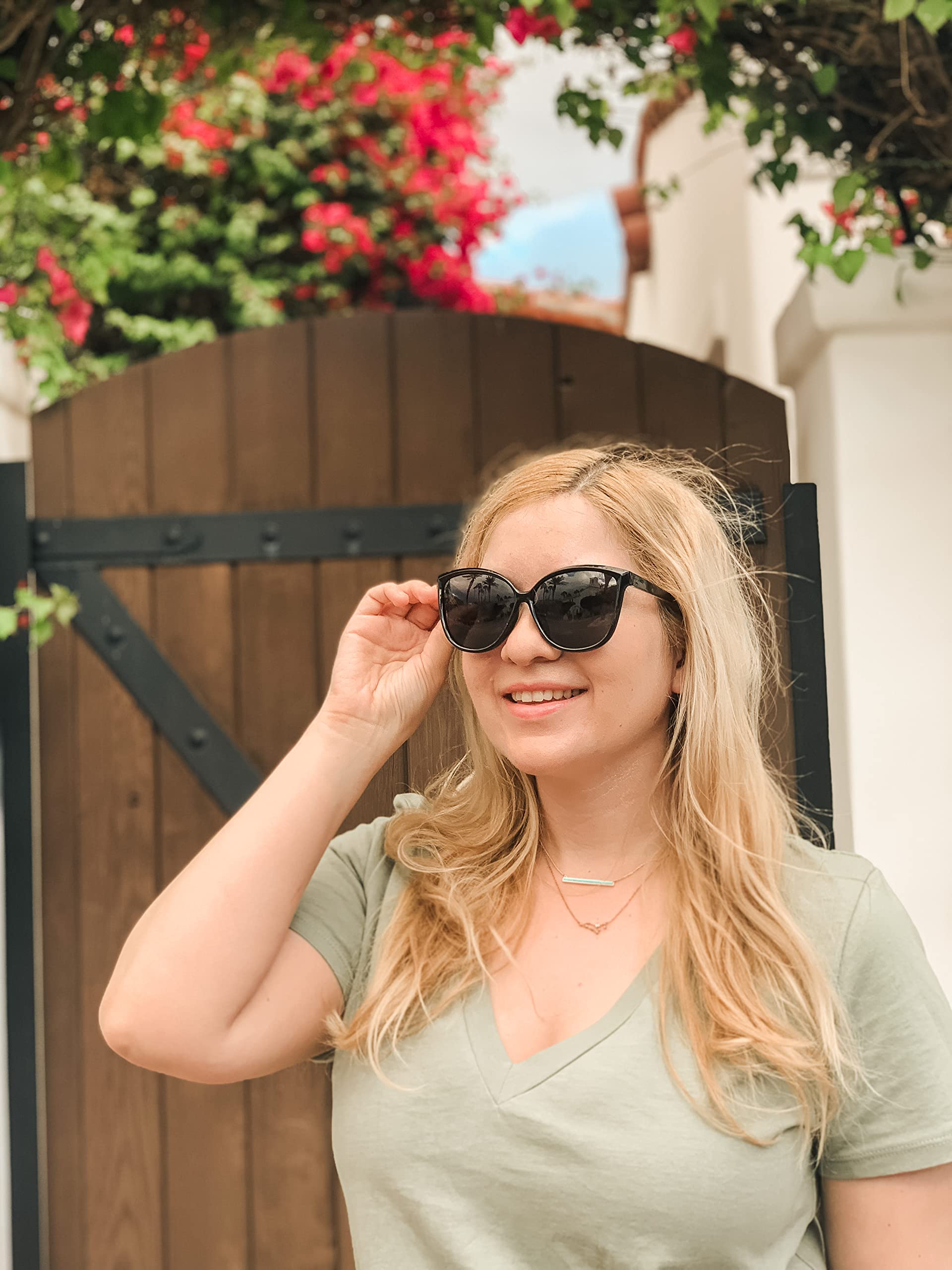 SIPHEW 2 Pack Classic Round Polarized Sunglasses for Women Lightweight UV Protection Anti-Glare Shades