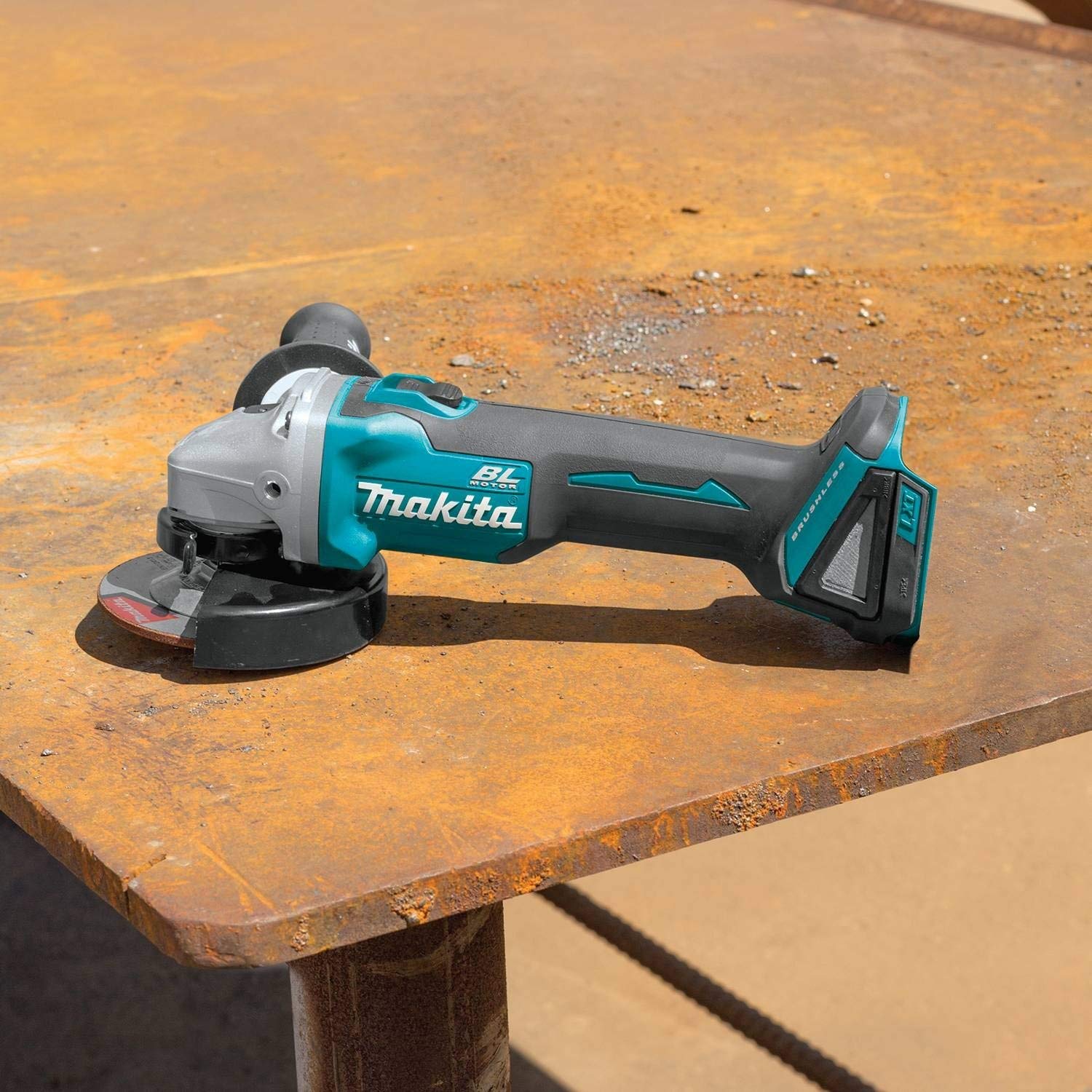Makita XAG04Z-R 18V LXT Lithium-Ion Brushless Cordless 4-1/2 / 5 in. Cut-Off/Angle Grinder, (Tool Only) (Renewed)