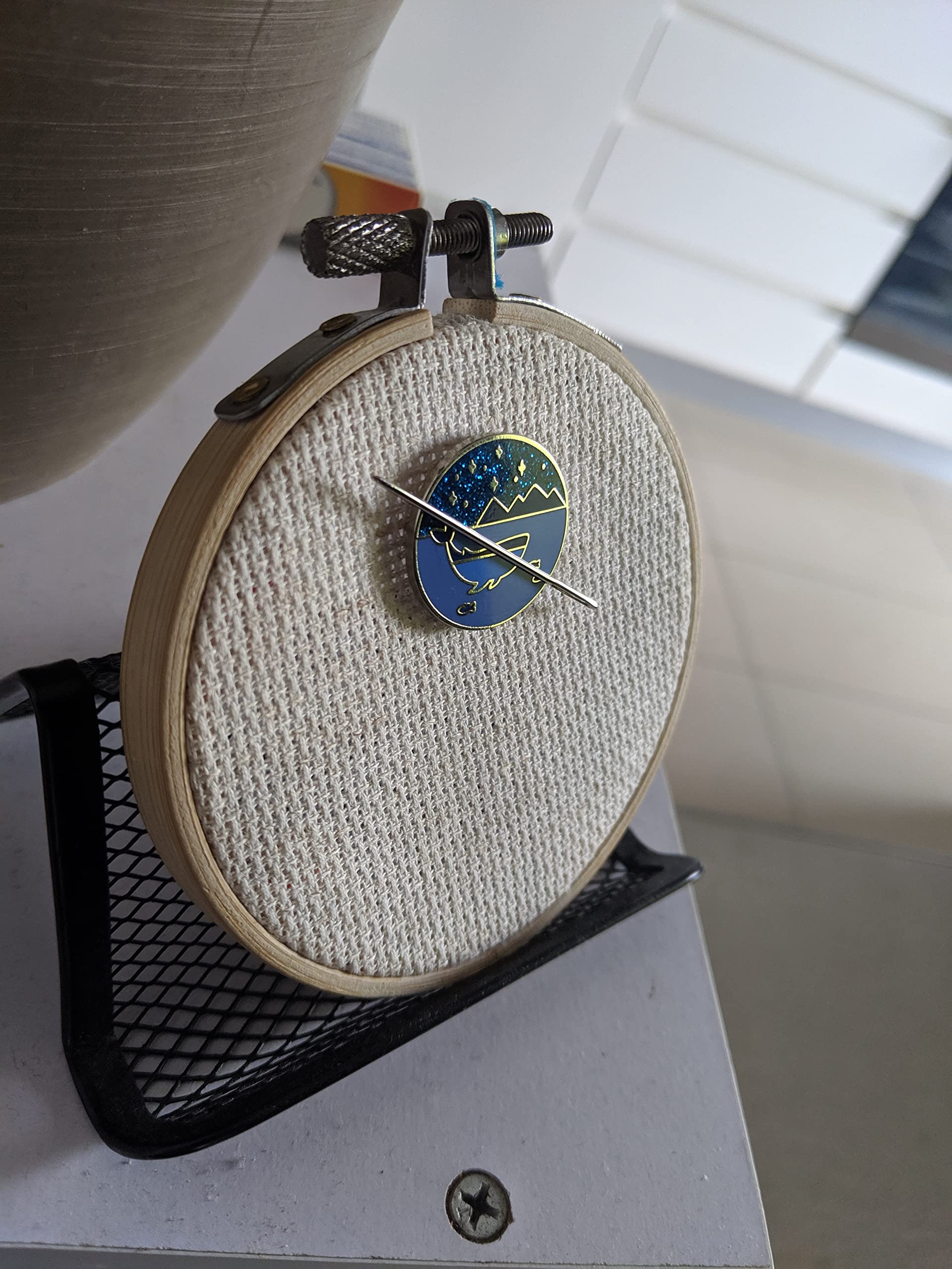 Whale Needle Minder