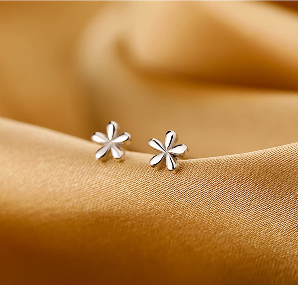 Reffeer Solid 925 Sterling Silver Daisy Stud Earrings Flower for Women Tiny Flower Stud Earrings Spring (A-Silver)