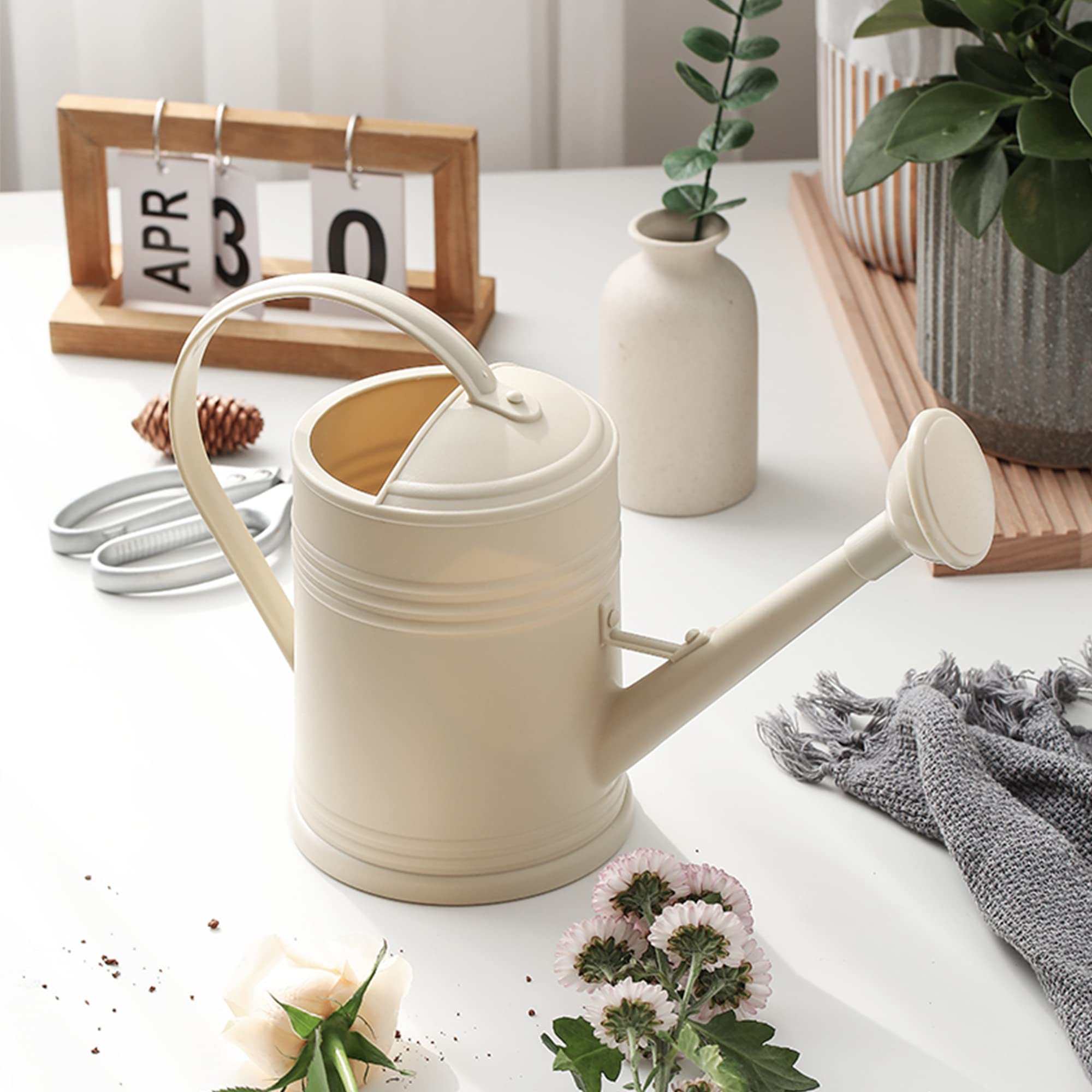 Watering Can for Indoor Plants, Flower Watering Can, Water Can for Plants, Indoor Watering Can with Sprinkler Head 68 oz, 1/2 Gallons