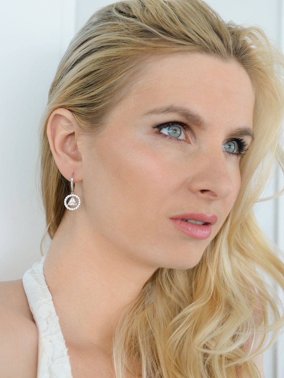 Mariell AA Recovery Earrings - Unity Symbol Cubic Zirconia Dangles - Jewelry Gift for Sober Women