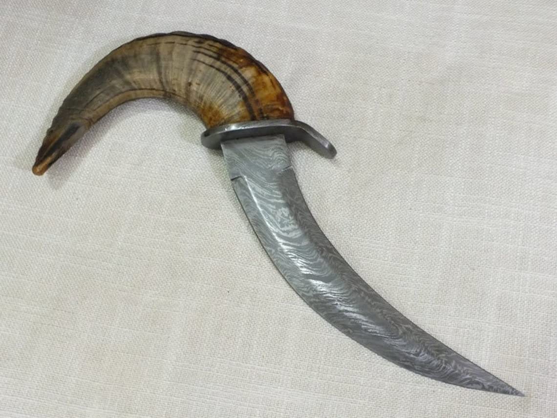 PSK73 - Handmade Damascus Knife Hunting knife 100% Handmade Damascus, Handle Ram Horn