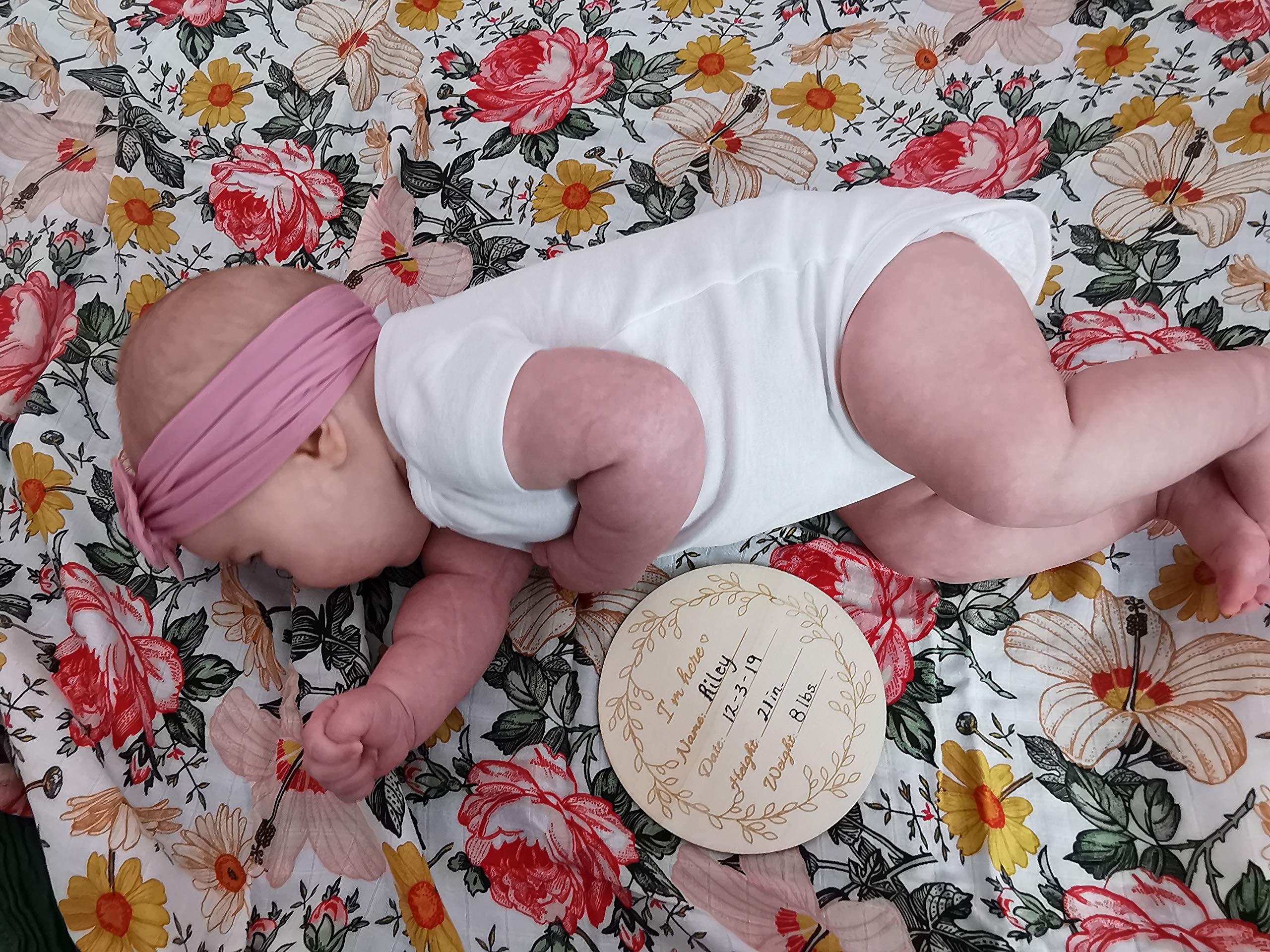 Personalized Wood Birth Announcement Card Round for Newborn Photo Props|Wooden Infant Arrival Disc|Baby I'm Here