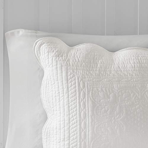 Madison Park Tuscany Quilt Set-Casual Damask Medallion Stitching Design Lightweight Coverlet Bedspread Bedding, Shams, Full/Queen (90 in x 90 in), Medallion White 3 Piece