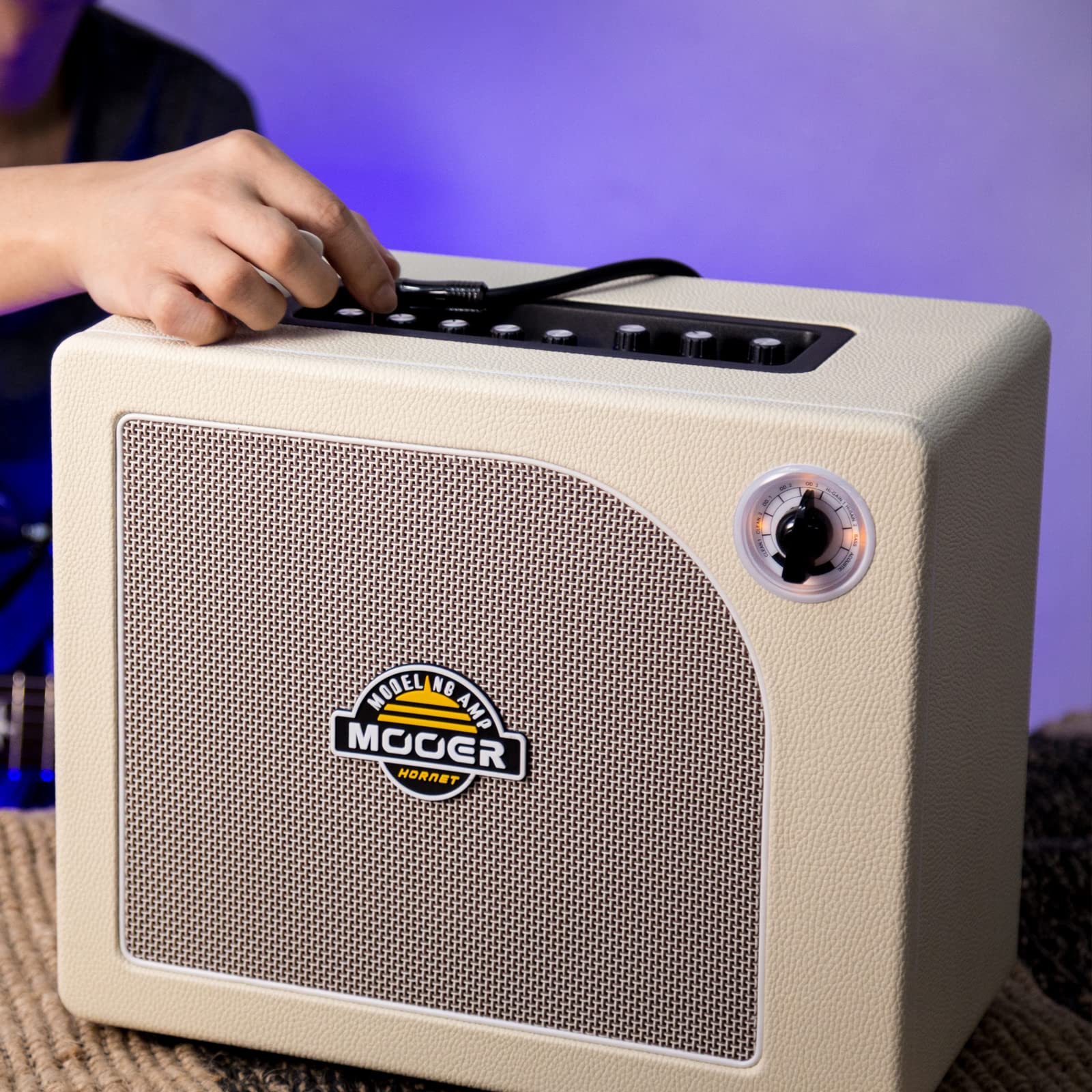 MOOER Guitar Amp Combo Practice, 30W Digital Modelling Amplifier Built-in Bluetooth, Headphone Out Put, 9 Preset mode for Beginner-Upgrade Hornet White