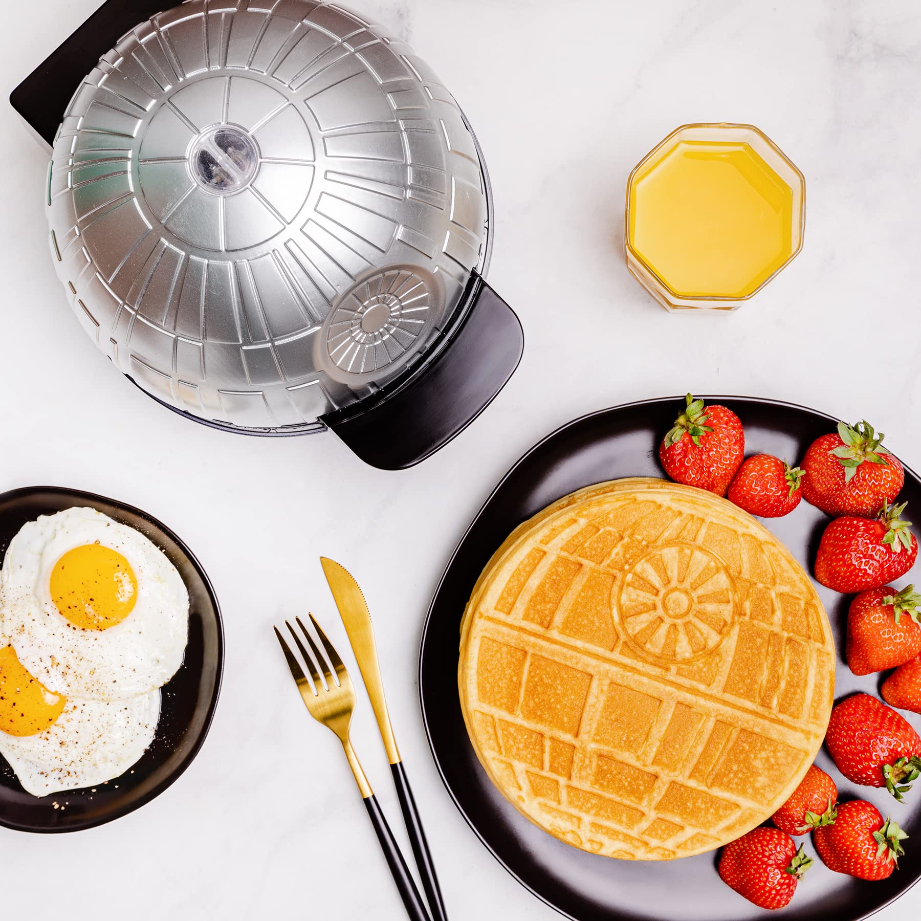 Uncanny Brands Star Wars Halo Death Star Waffle Maker- Death Star on Your Waffles