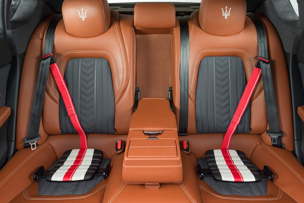 mifold Sport The Luxury Grab-and-go car Booster seat Compact and Portable, Black