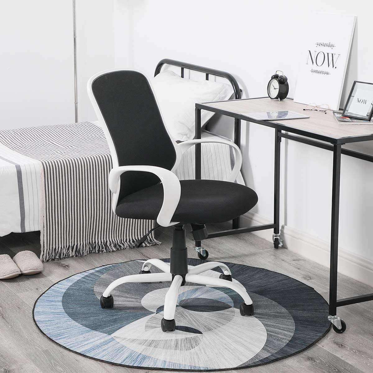 Office Chair Computer Desk Chairs with Wheels Ergonomic Small Desk Chair for Teens Home Office Task Chair Student Rolling Chair with Arms for Bedroom Study Chairs in White and Black