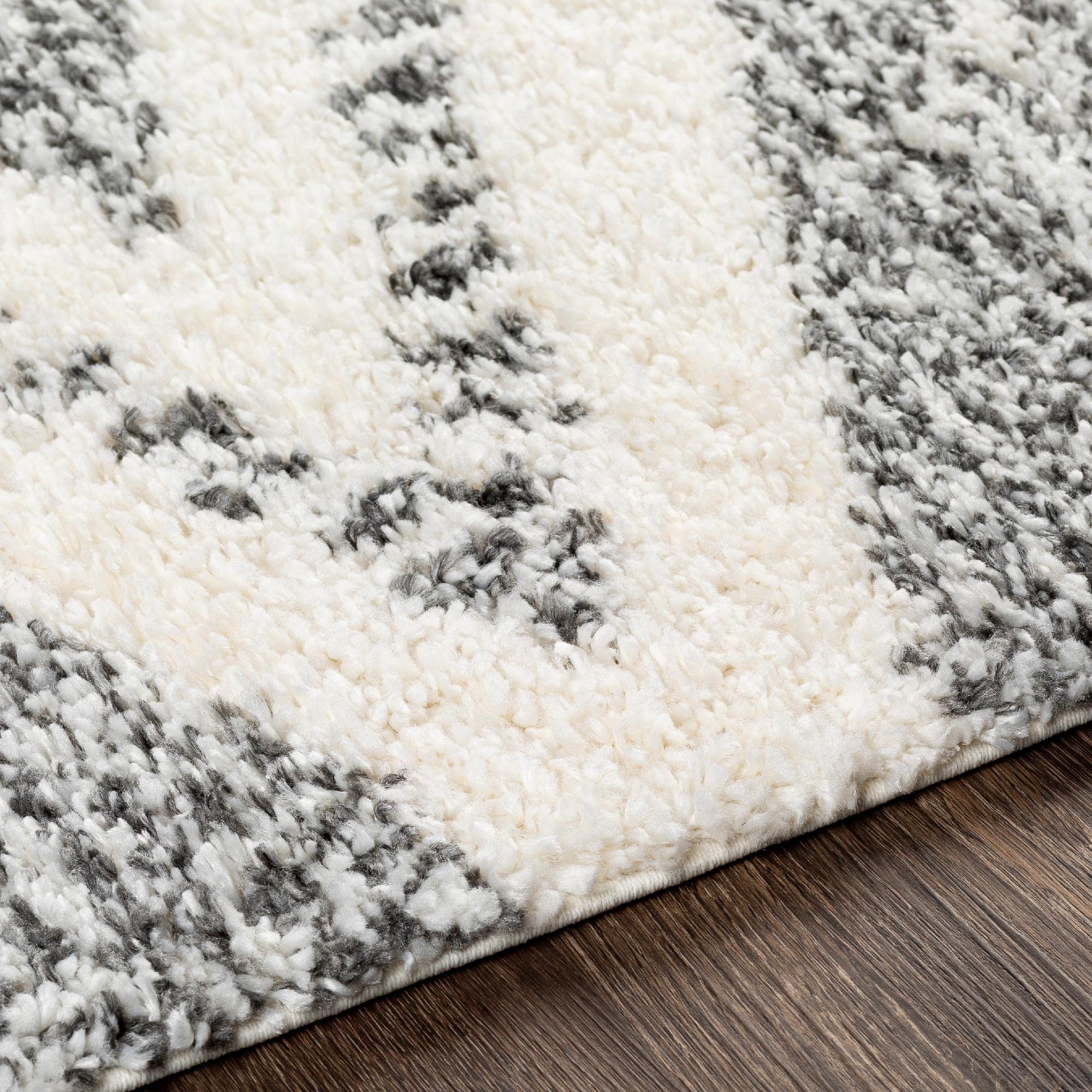 Mark&Day Area Rugs, 5x7 Gever Global Shag Charcoal Area Rug, Grey Cream White Carpet for Living Room, Bedroom or Kitchen (5'3" x 7'3")