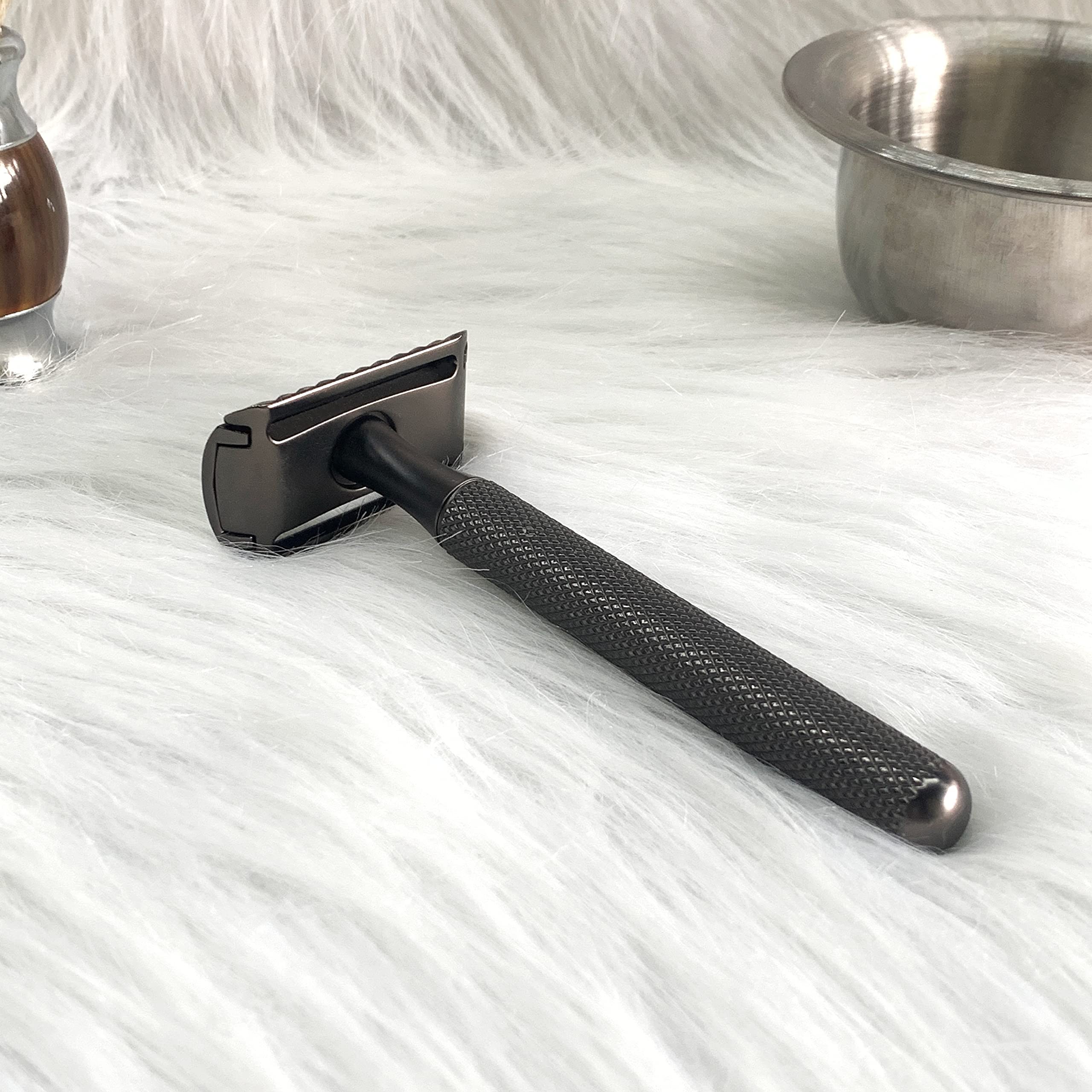 WEIDI Elegant Silver Double Edge Safety Razor Long Handle Reusable Rust-proof Manual Wet Shaving Shaver for Men Women - with 5 Platinum Blades WRT1C