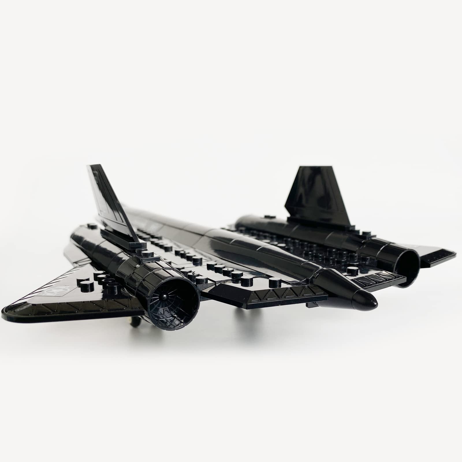 ZYLEDW Airplane Building Bricks Set SR-71 Blackbird Plane Model Reconnaissance Aircraft Army Jet Fighter Building Blocks Kit for Adults Kid Older Than 6 4005