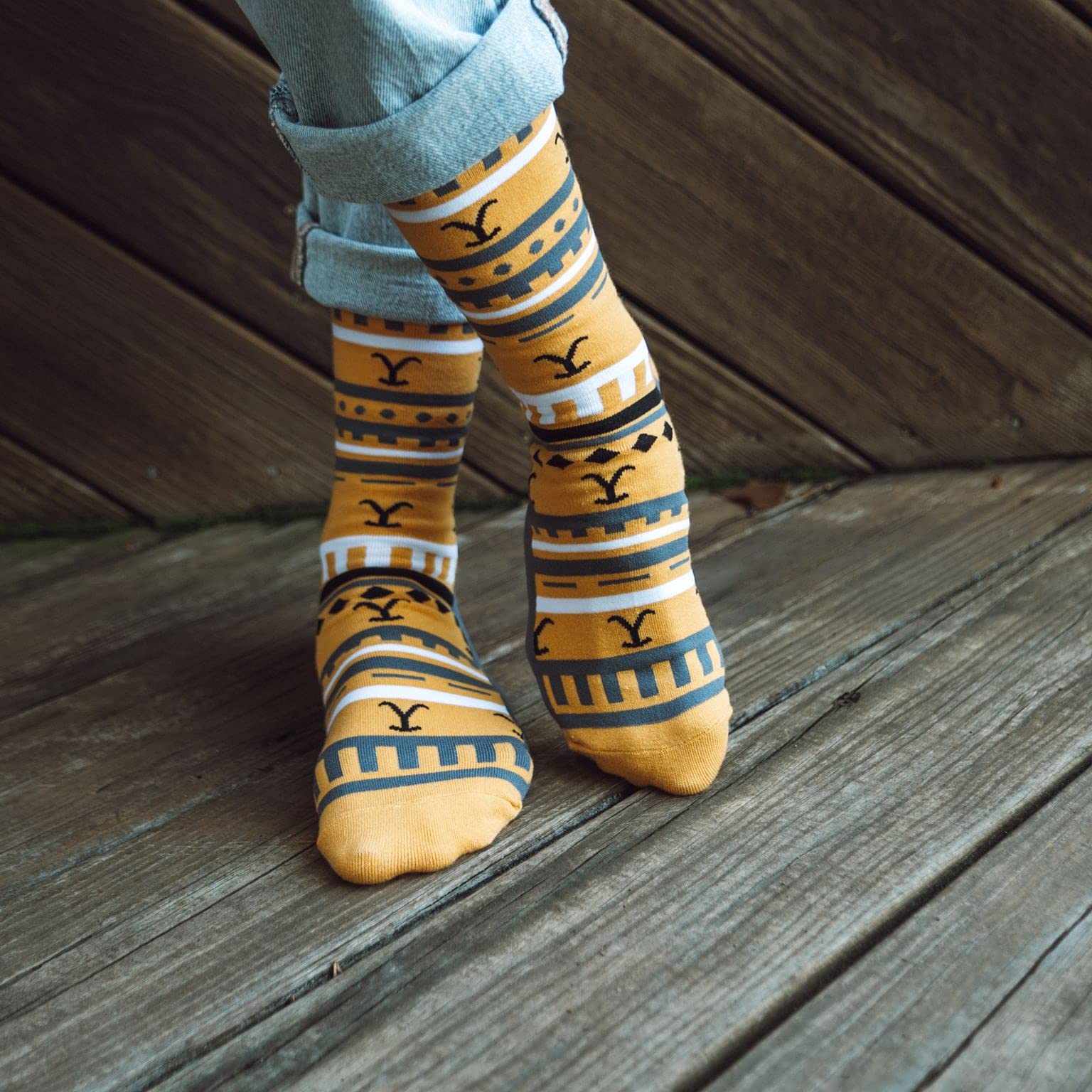 PARAMOUNT NETWORK Yellowstone Dutton Ranch Yellow Striped Socks