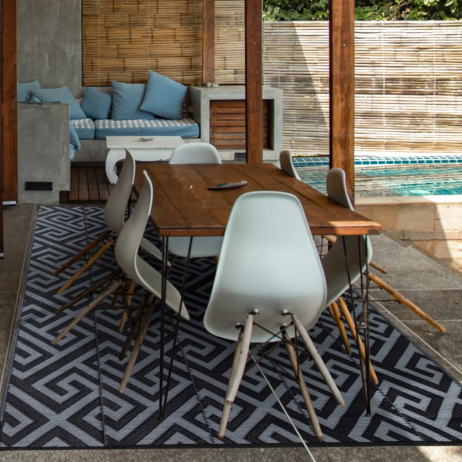 Mymytee Reversible Rugs Plastic Patio Area Rugs, 5x8FT Lightweight Outside I-Shaped Mats for Patio, Straw, RV Camping, Beach and Picnic (Black + Grey)