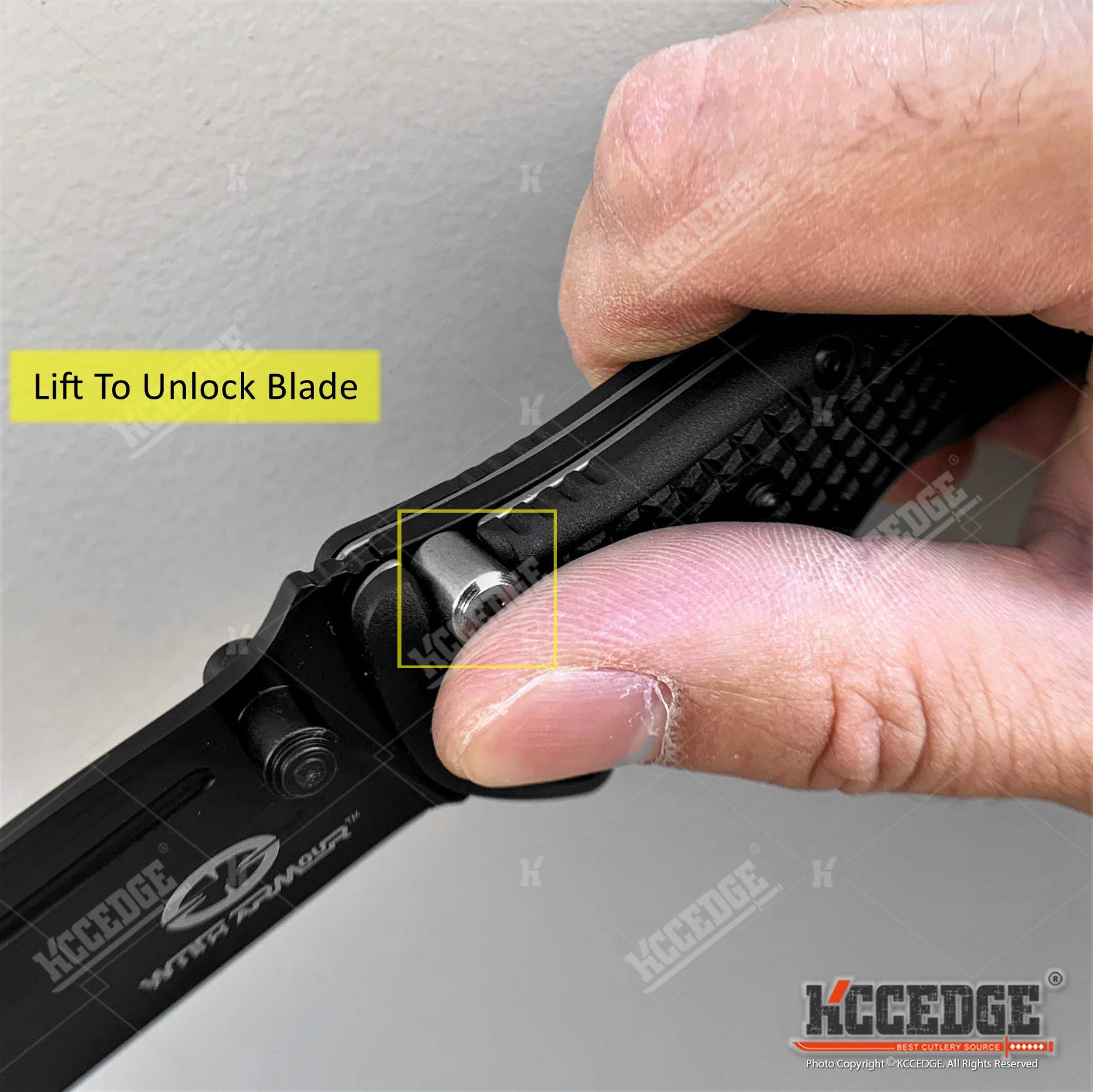 Pocket Knife Camping Accessories Survival Kit 8" Tactical Knife Black Oxide 440 Stainless Steel Blade Using a Modified Lock Back And Safety Lock Design Hunting Knife Camping Gear 79774