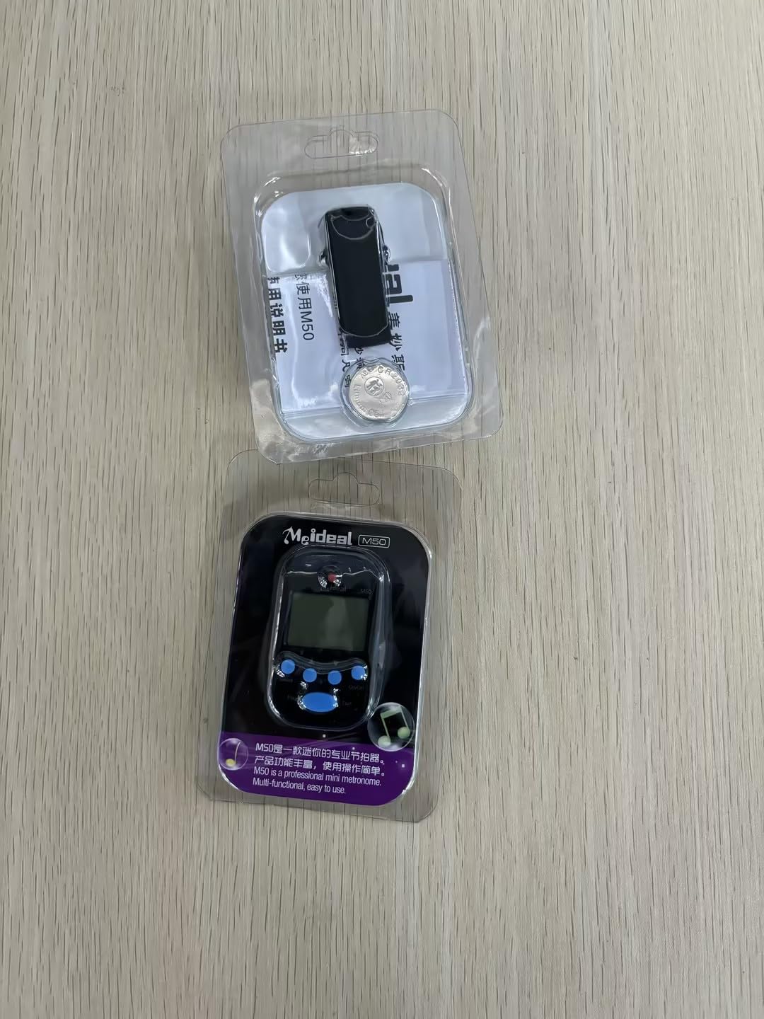 Mini Digital Metronome, Multifunctional, Portable, Volume Adjustable, Clip on, with Speaker, Beat Tempo, with Battery for Piano, Guitar, Saxophone, Flute, Violin, Drum (Black)