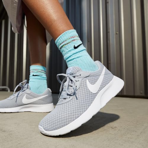 NIKE Women's Low-Top Trainers Sneaker, Wolf Grey White Barely Volt Bl, 5.5