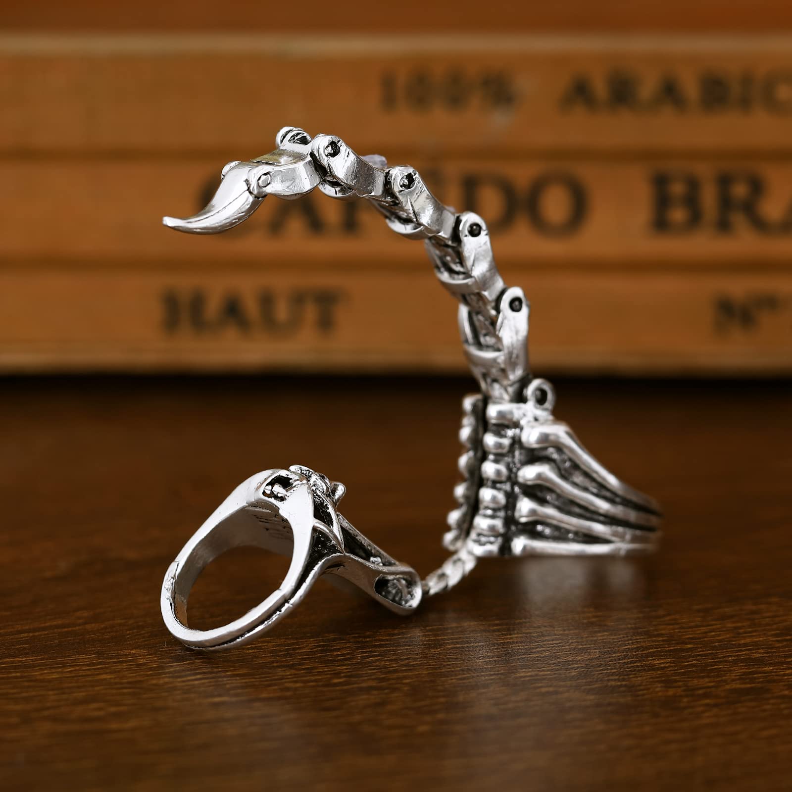 Q&D&S Silver Scorpion Ring Gothic Knuckle Finger Ring Punk Hinged Activity Rings Halloween for women and men