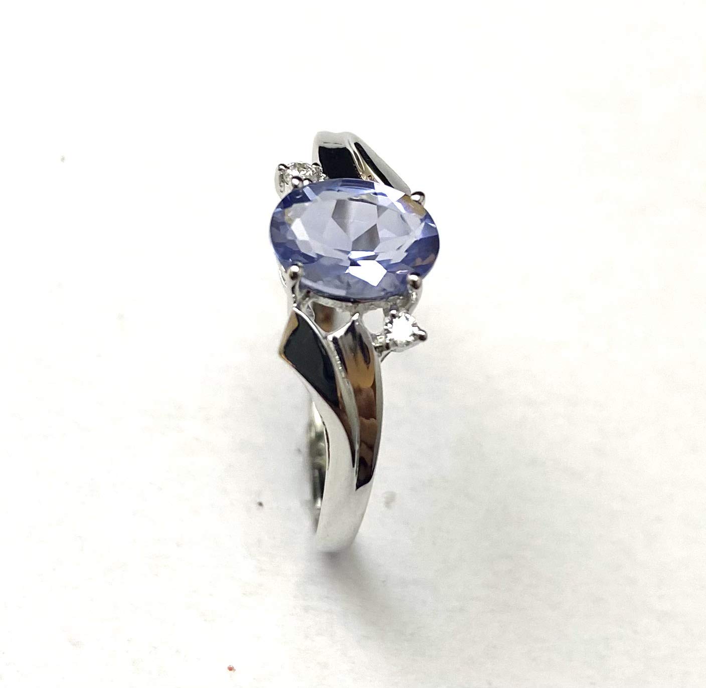 R1165P Oval (6x8mm,1.5Ct) Helenite Contemporary Style Sterling Silver Modern Ring (Purple, 7)