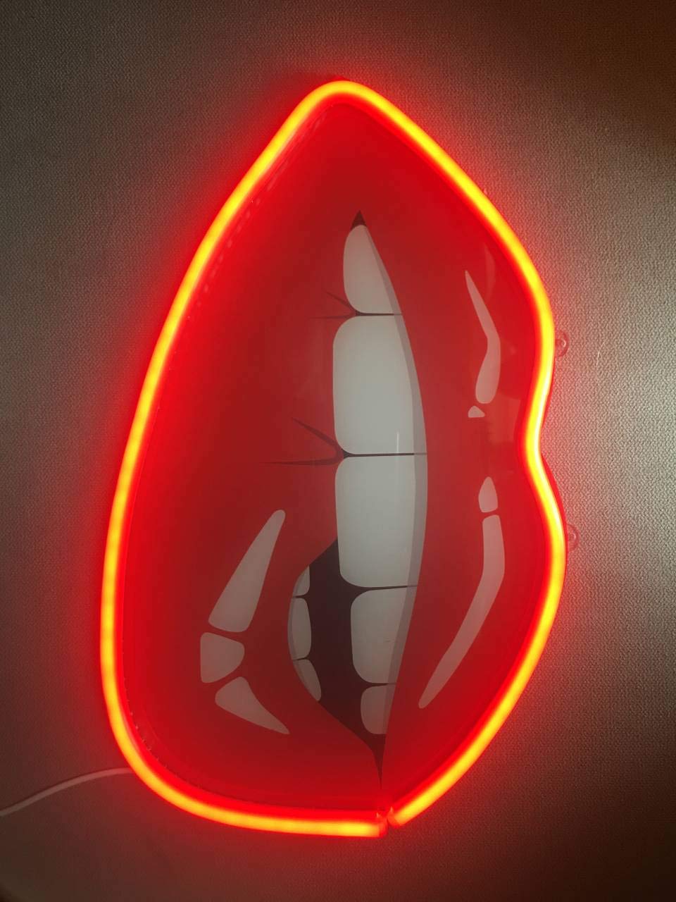 Neon Sign 14", Wall Decor Art LED Neon Light printing Women Red lips Home Decoration,Bedroom, Lounge, Office, led light decor sign Party Powered by USB (Red lips)