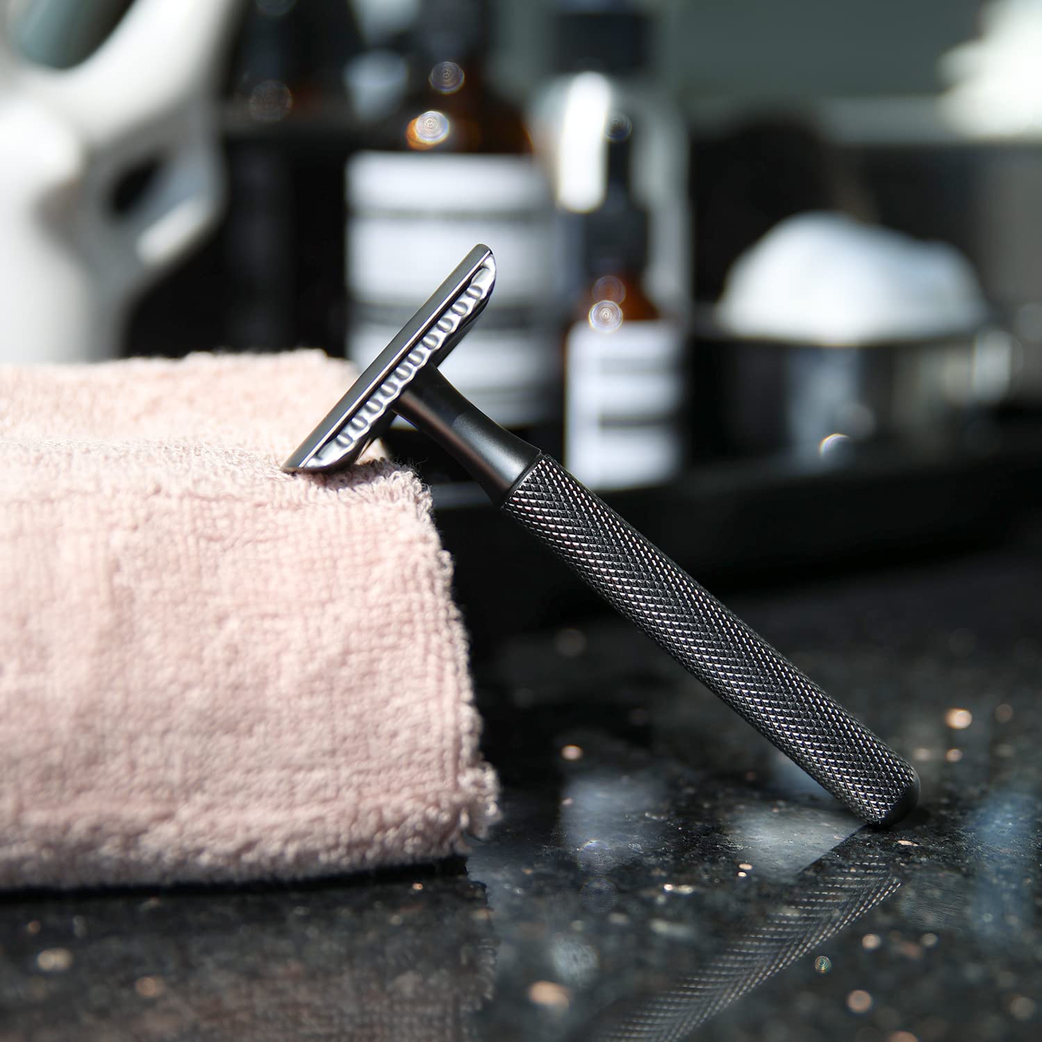 WEIDI Elegant Silver Double Edge Safety Razor Long Handle Reusable Rust-proof Manual Wet Shaving Shaver for Men Women - with 5 Platinum Blades WRT1C