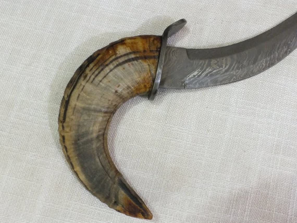 PSK73 - Handmade Damascus Knife Hunting knife 100% Handmade Damascus, Handle Ram Horn